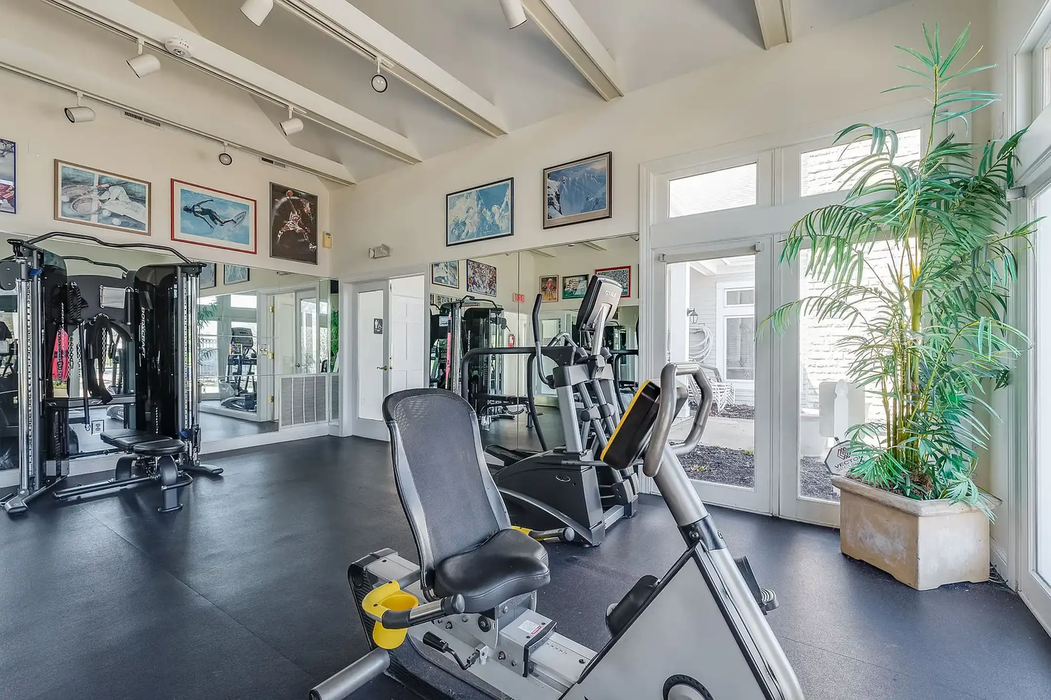 Village Gates of Delaware - Delaware, OH 43015 | ApartmentGuide.com