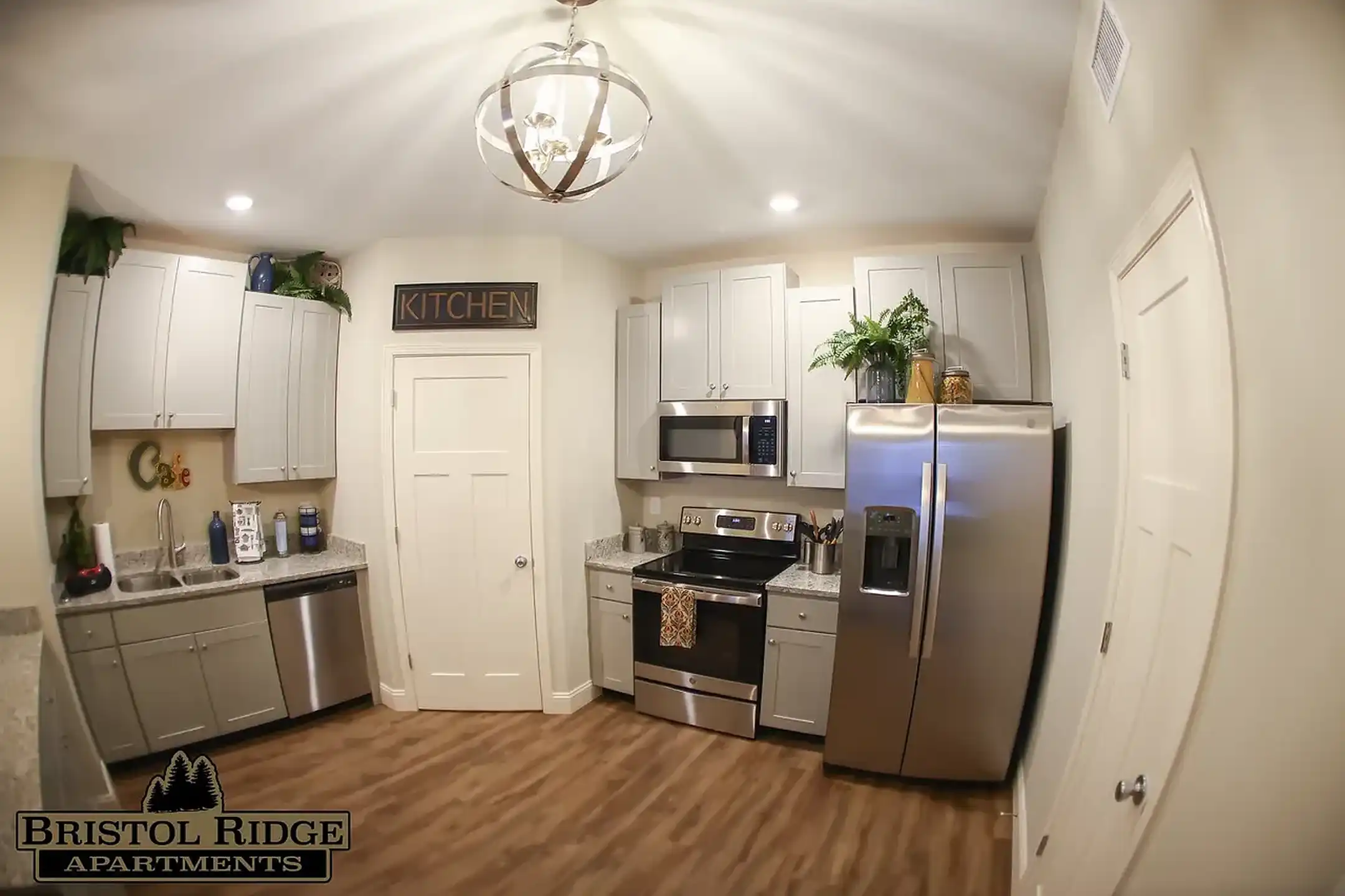 Bristol Ridge Apartments - Clarksville, TN 37043 | ApartmentGuide.com