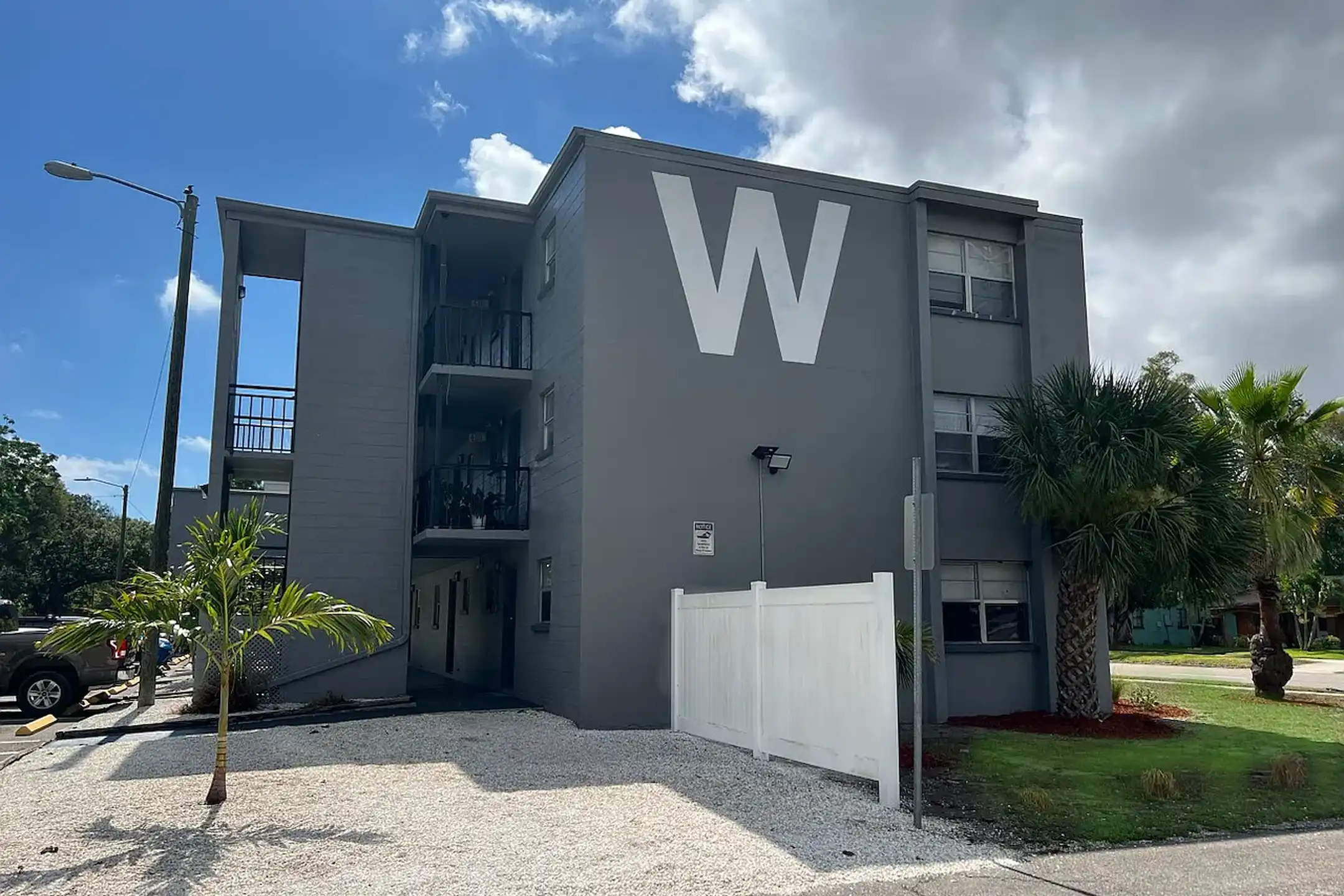 The Waverly at Gulfport - Saint Petersburg, FL 33711 | ApartmentGuide.com