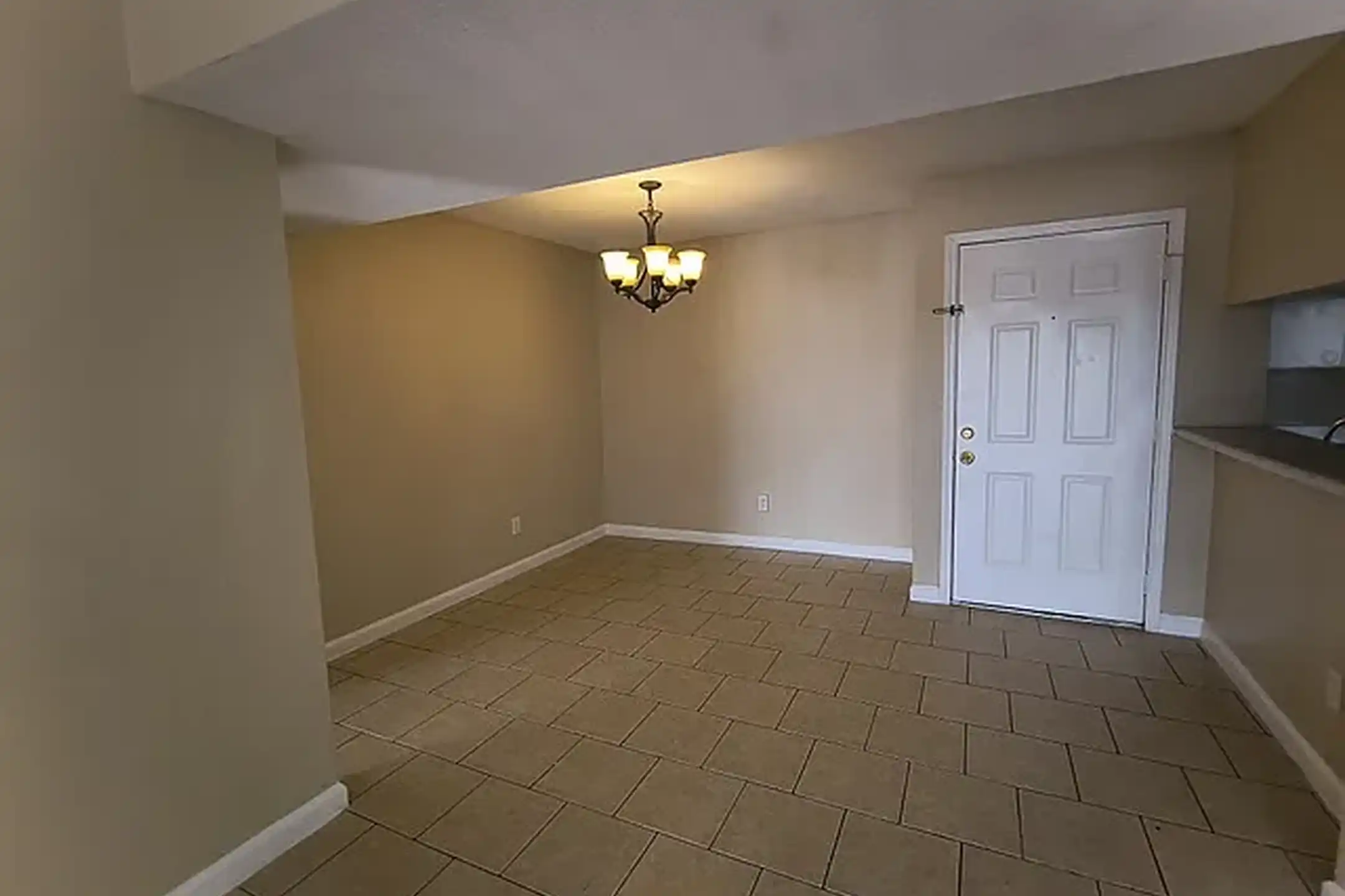 PLAZA VERDE CONDOS - Houston, TX 77038 | ApartmentGuide.com
