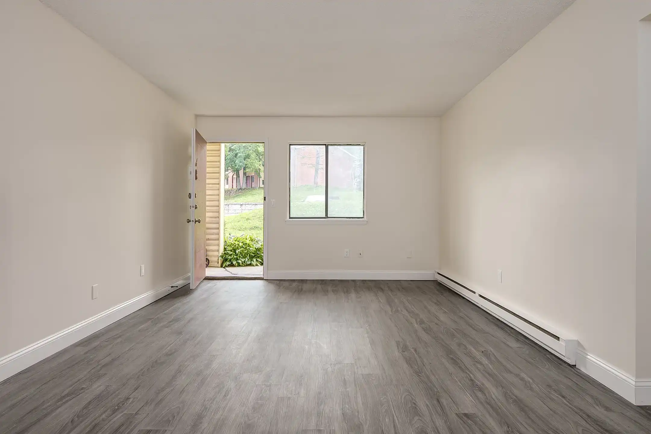 Oakbrook Manor Apartments - Ravena, NY 12143 | ApartmentGuide.com