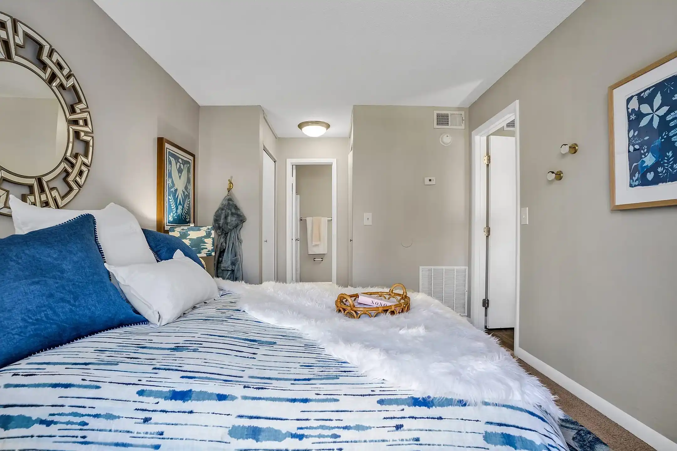 Castilian Apartments - Orlando, FL 32839 | ApartmentGuide.com