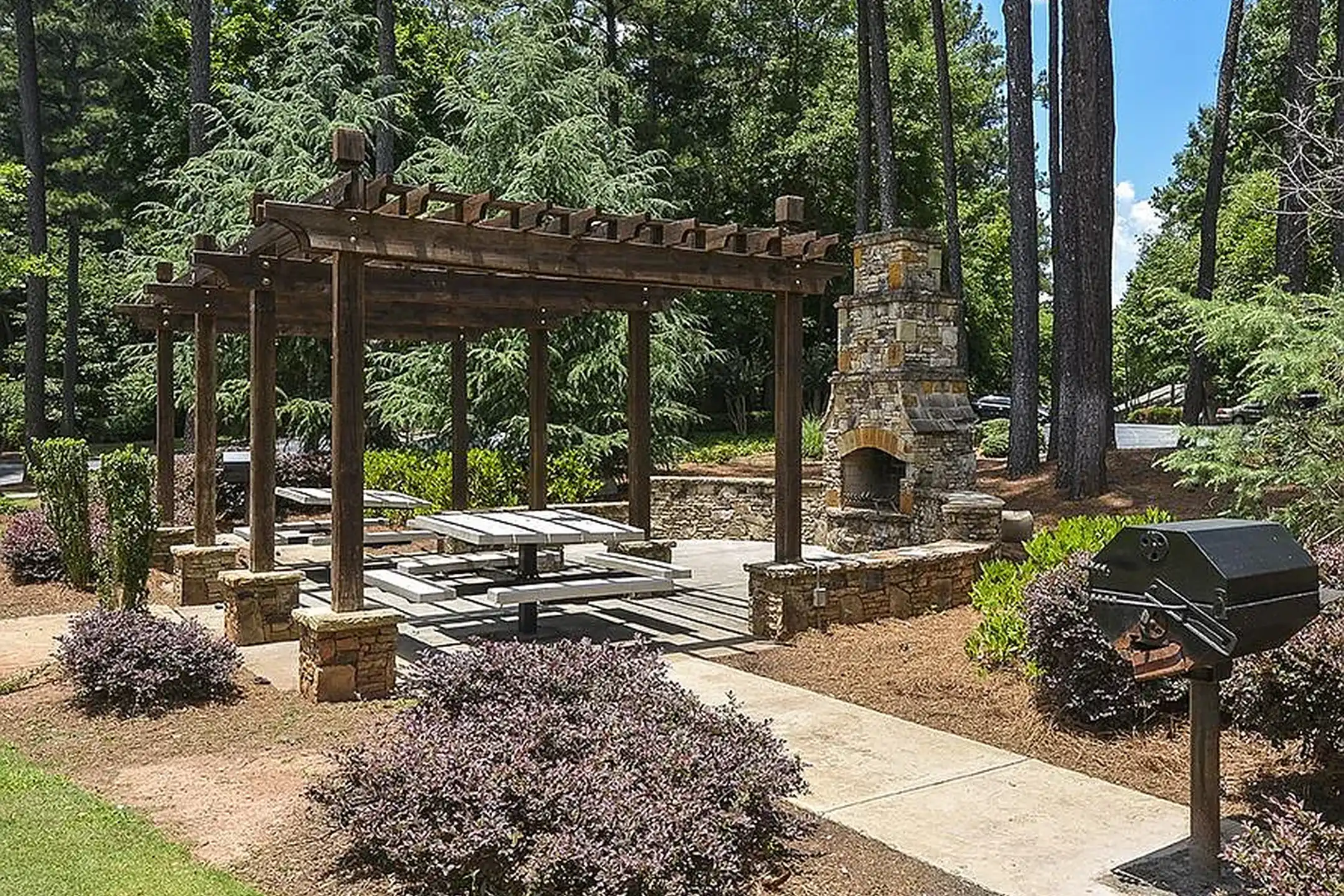 East Perimeter Pointe Apartments - Decatur, GA 30035 | ApartmentGuide.com