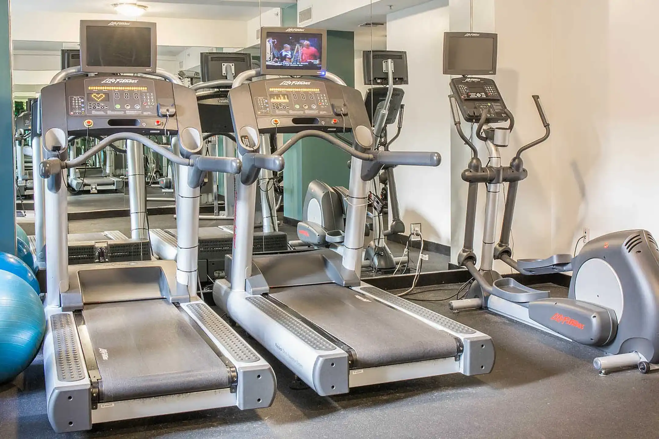 Milano Lofts - Los Angeles, CA 90017 | ApartmentGuide.com