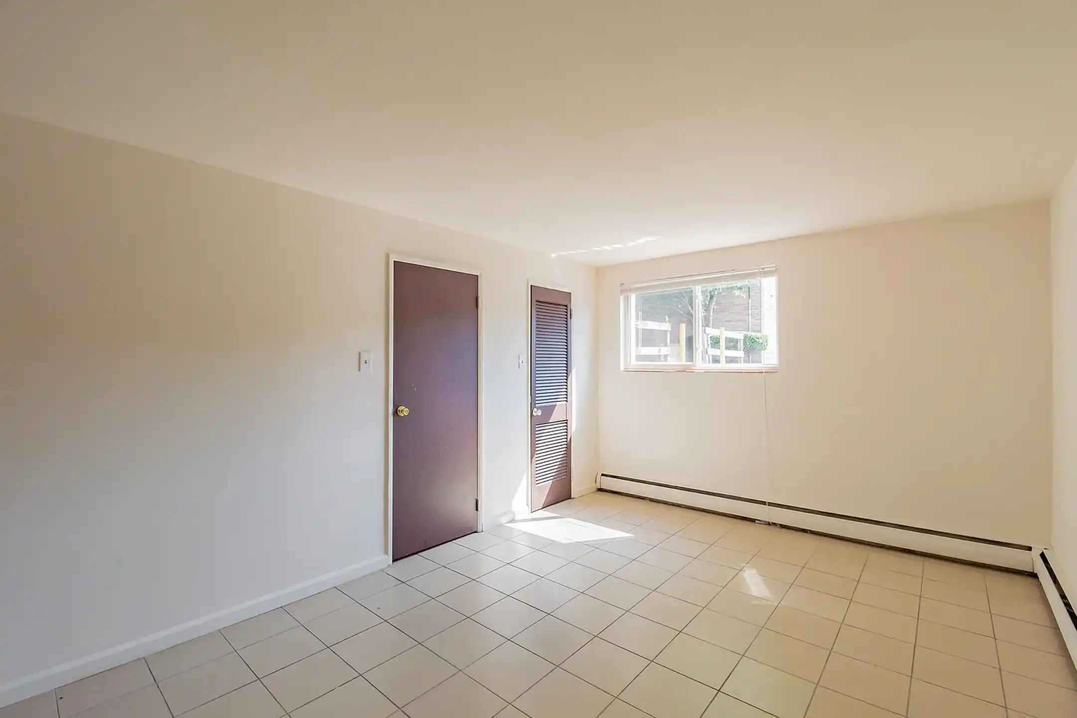 Jason Court - Philadelphia, PA 19111 | ApartmentGuide.com