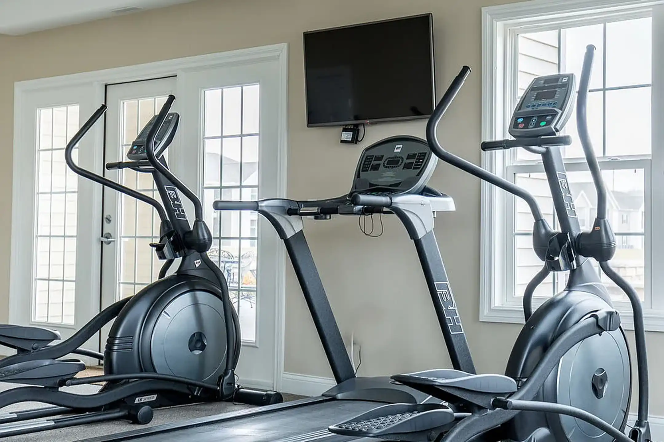 Lakeside at Fallen Timbers - Maumee, OH 43537 | ApartmentGuide.com