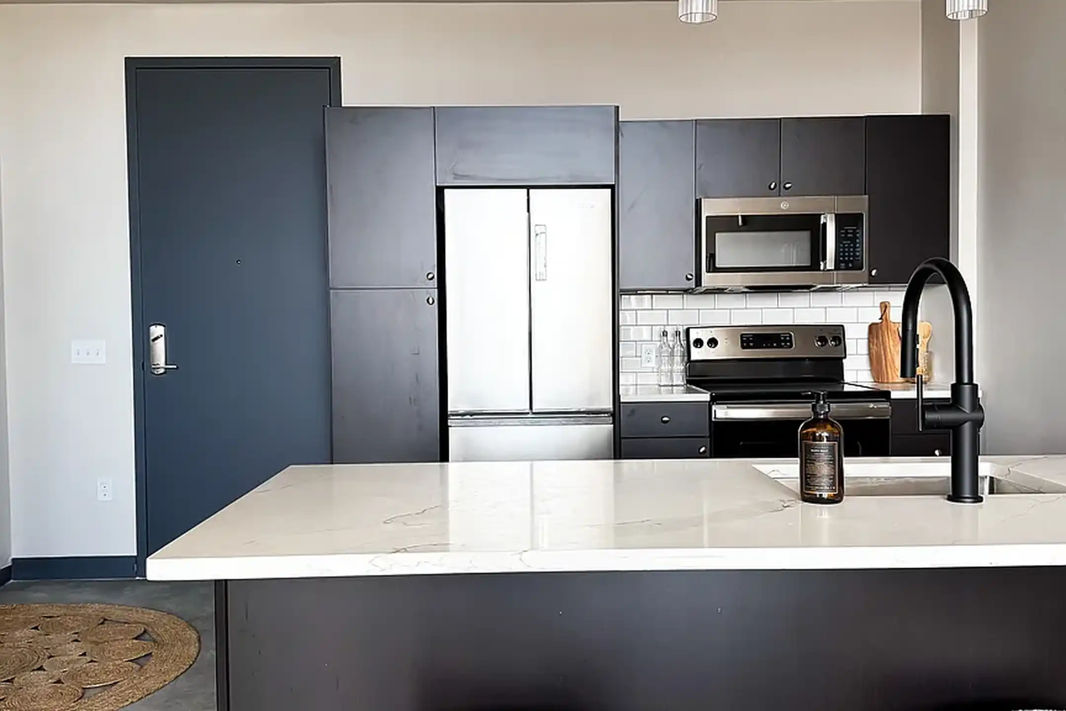The 55 Elm Club - Hartford, CT 06106 | ApartmentGuide.com