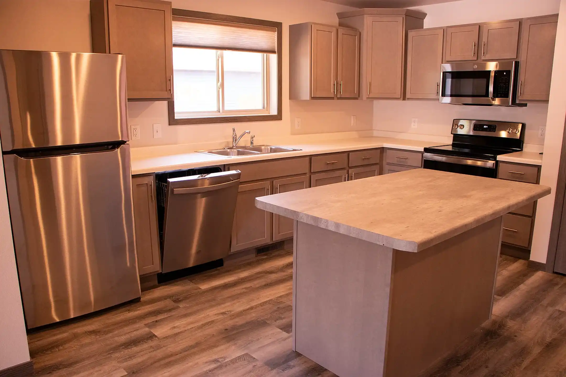 Helen Park - Eau Claire, WI 54701 | ApartmentGuide.com