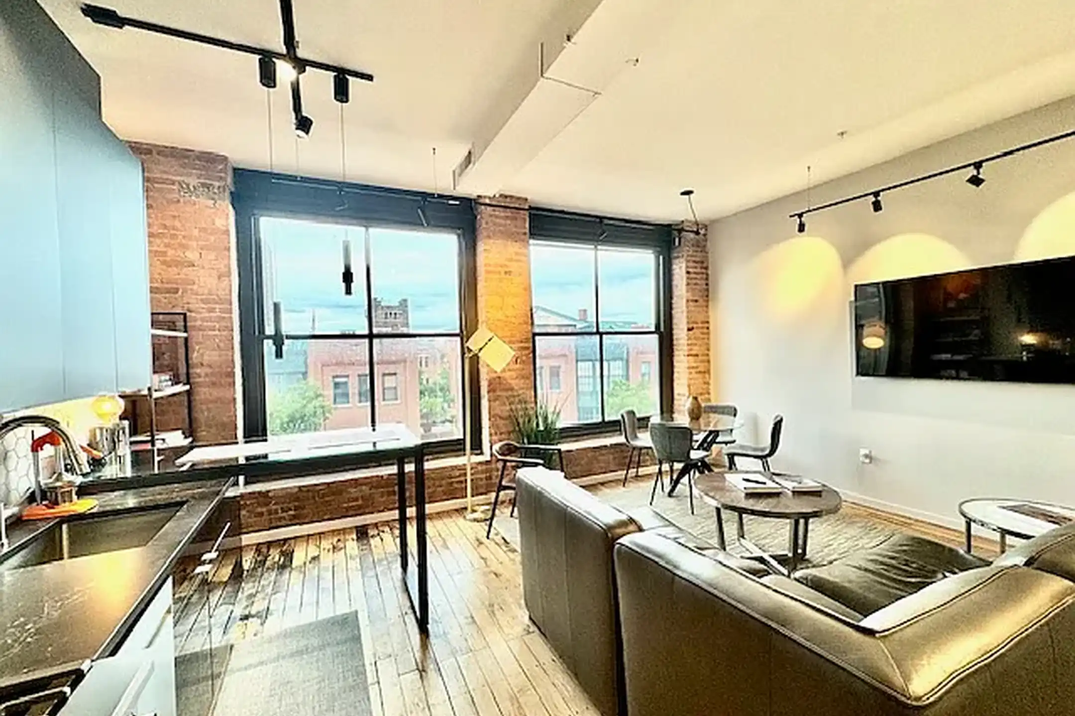 Bentley Lofts - Syracuse, NY 13202 | ApartmentGuide.com