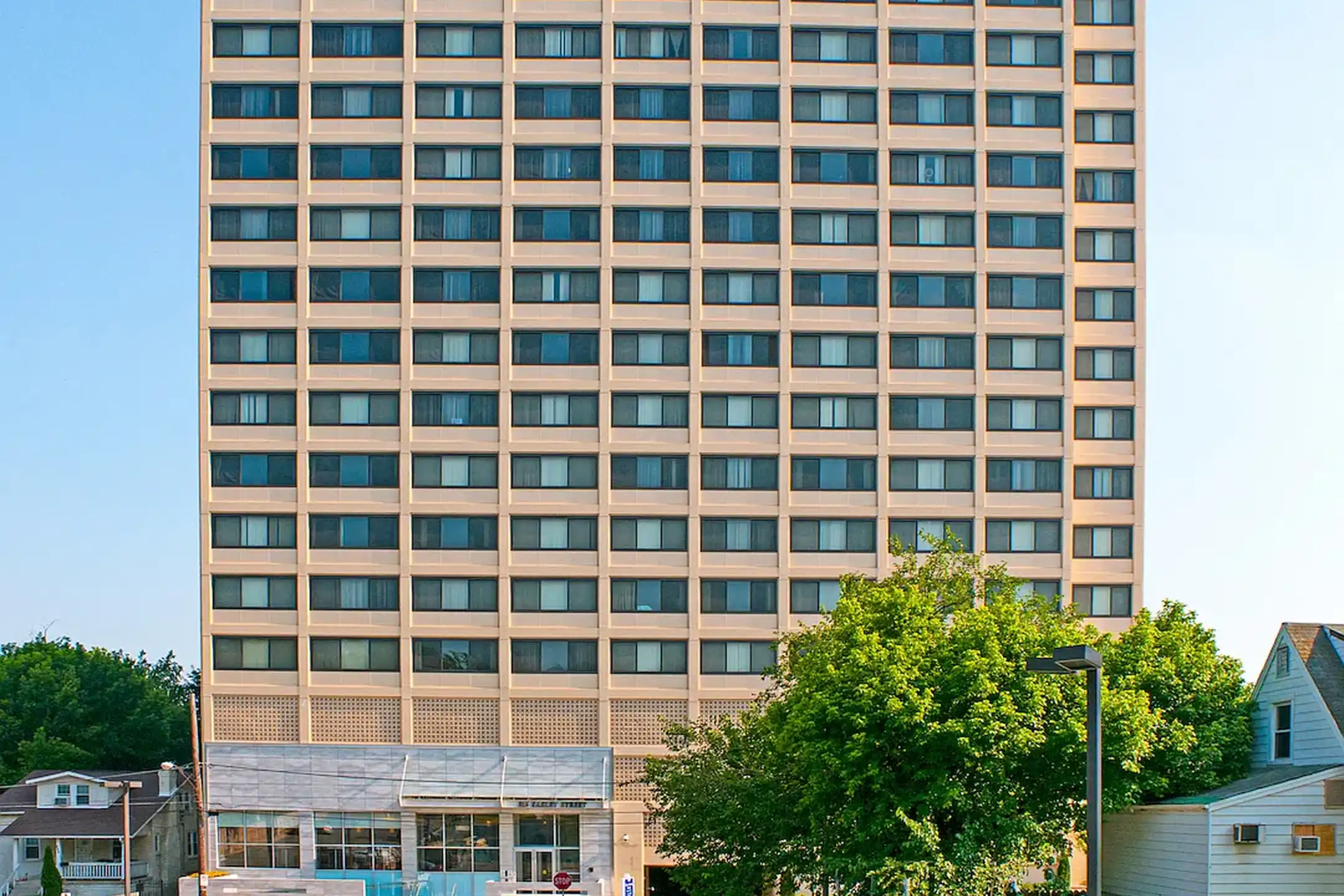 Silver Spring Towers - Silver Spring, MD 20910 | ApartmentGuide.com