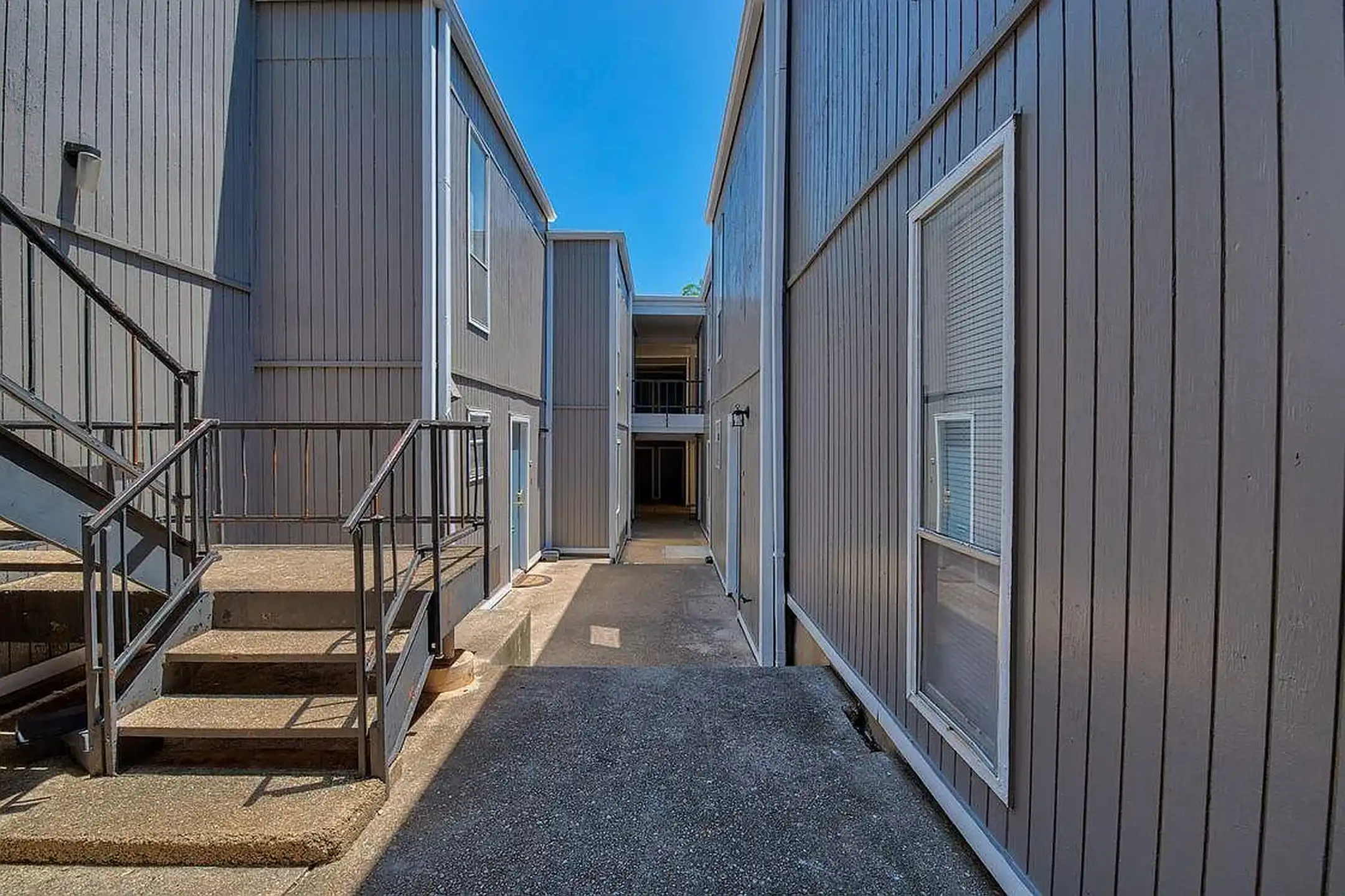 Townsend Apartments - San Antonio, TX 78209 | ApartmentGuide.com