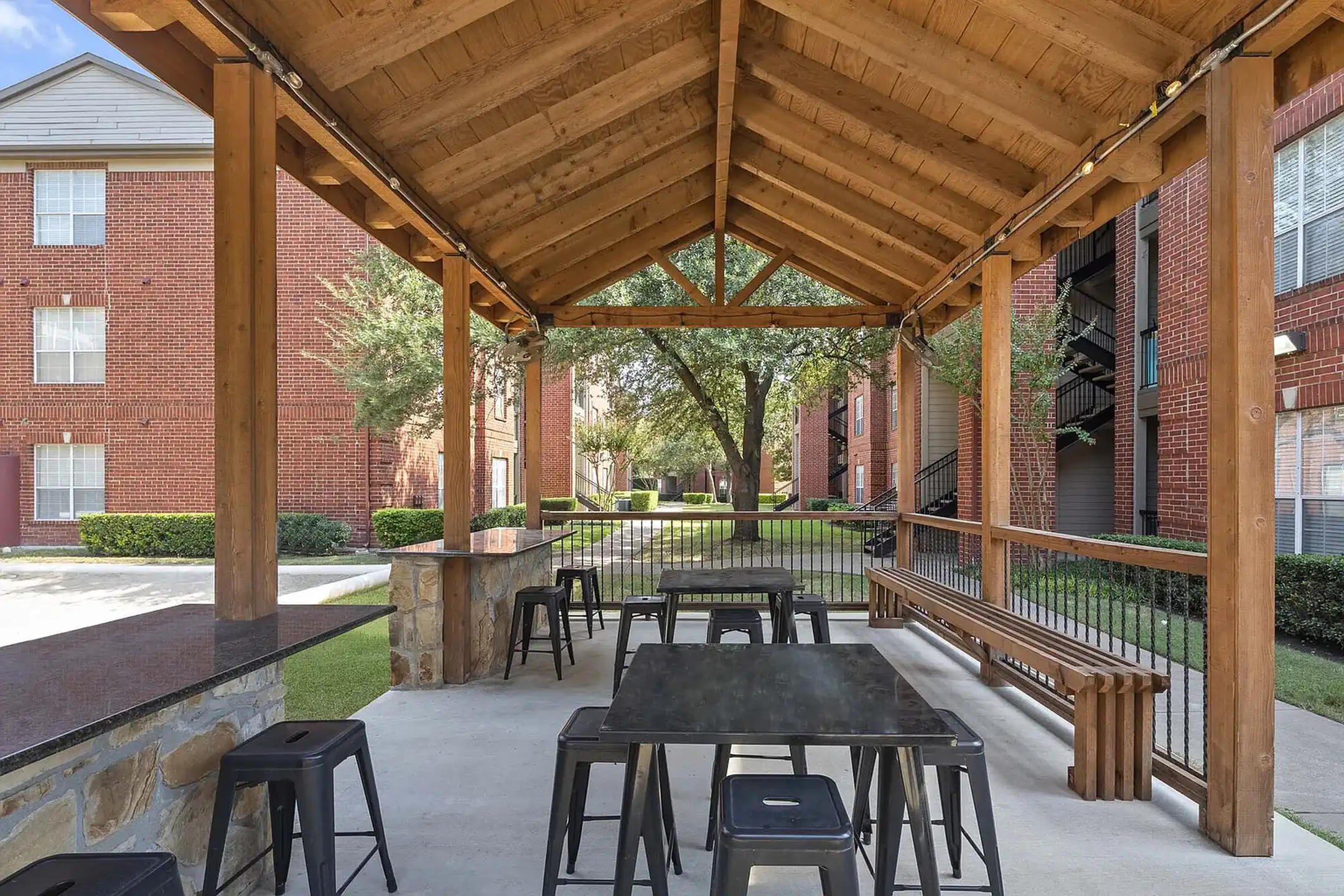Camden Addison - Addison, TX 75001 | ApartmentGuide.com