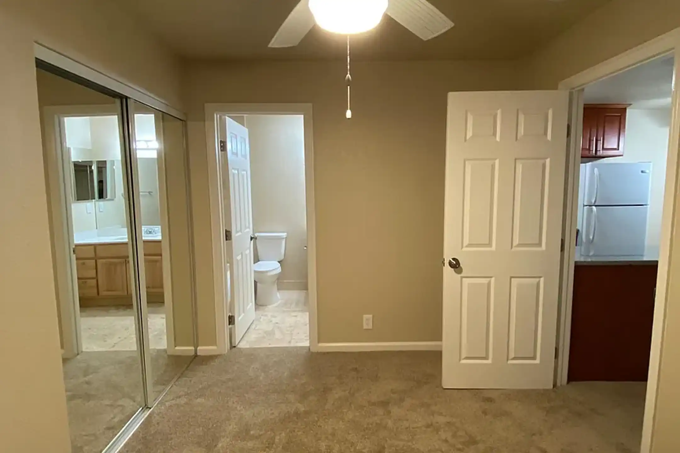 Almaden Plaza Apartments - San Jose, CA 95125 | ApartmentGuide.com