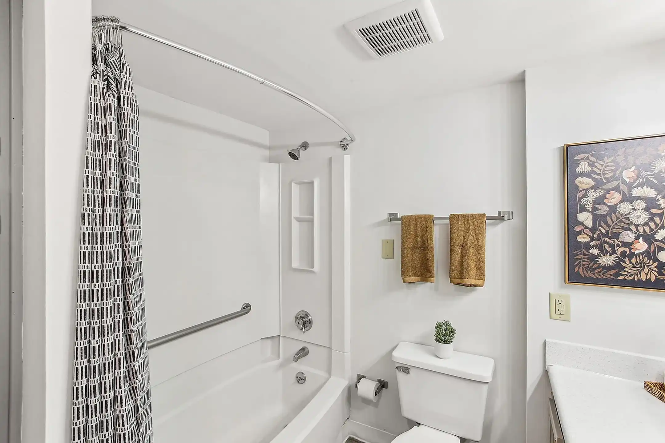 200 Webster - Madison, TN 37115 | ApartmentGuide.com