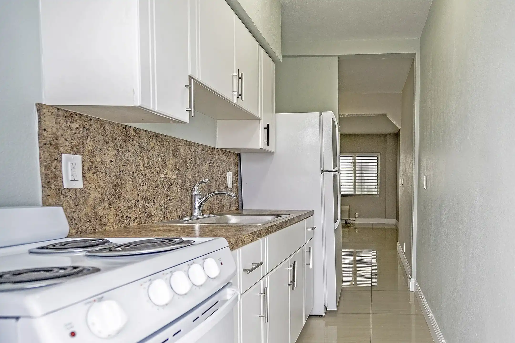 Helios Apartments Miami Beach - Miami Beach, FL 33139 | ApartmentGuide.com