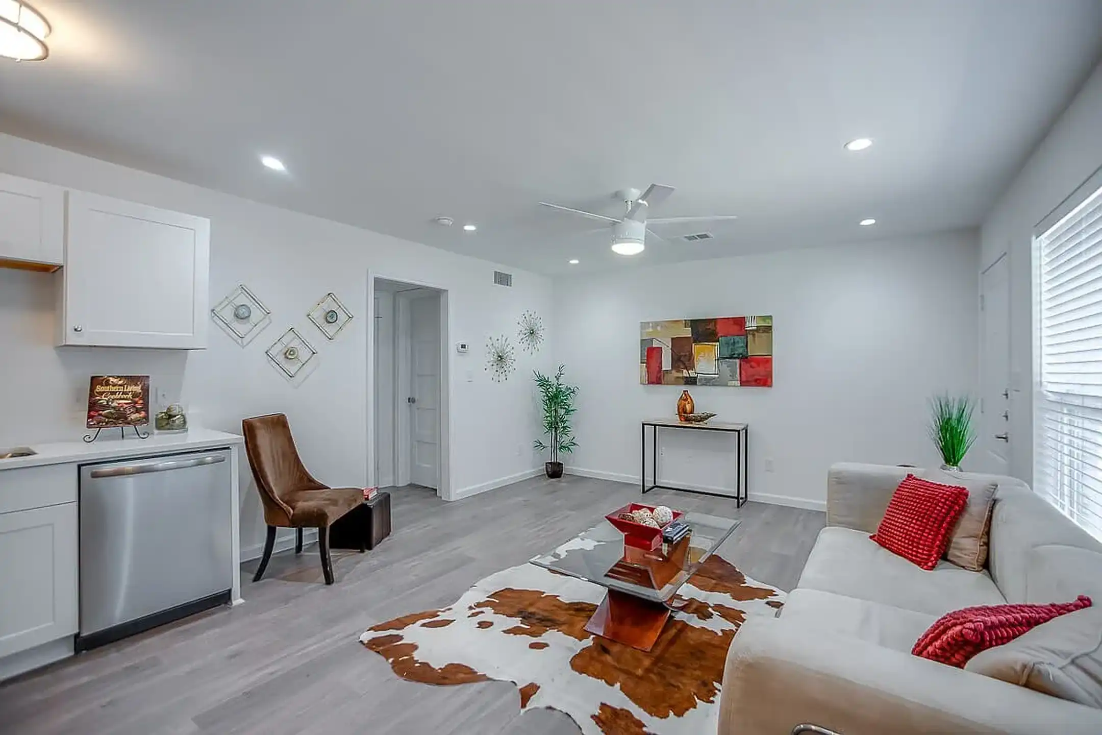 1809 Bennett - Dallas, TX 75206 | ApartmentGuide.com