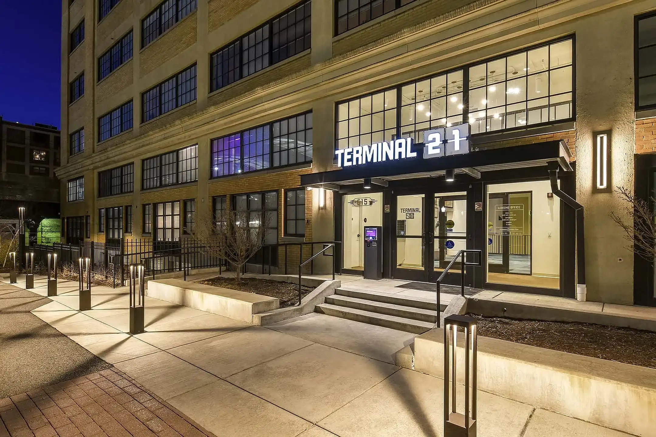 Terminal 21 - Pittsburgh, PA 15219 | ApartmentGuide.com