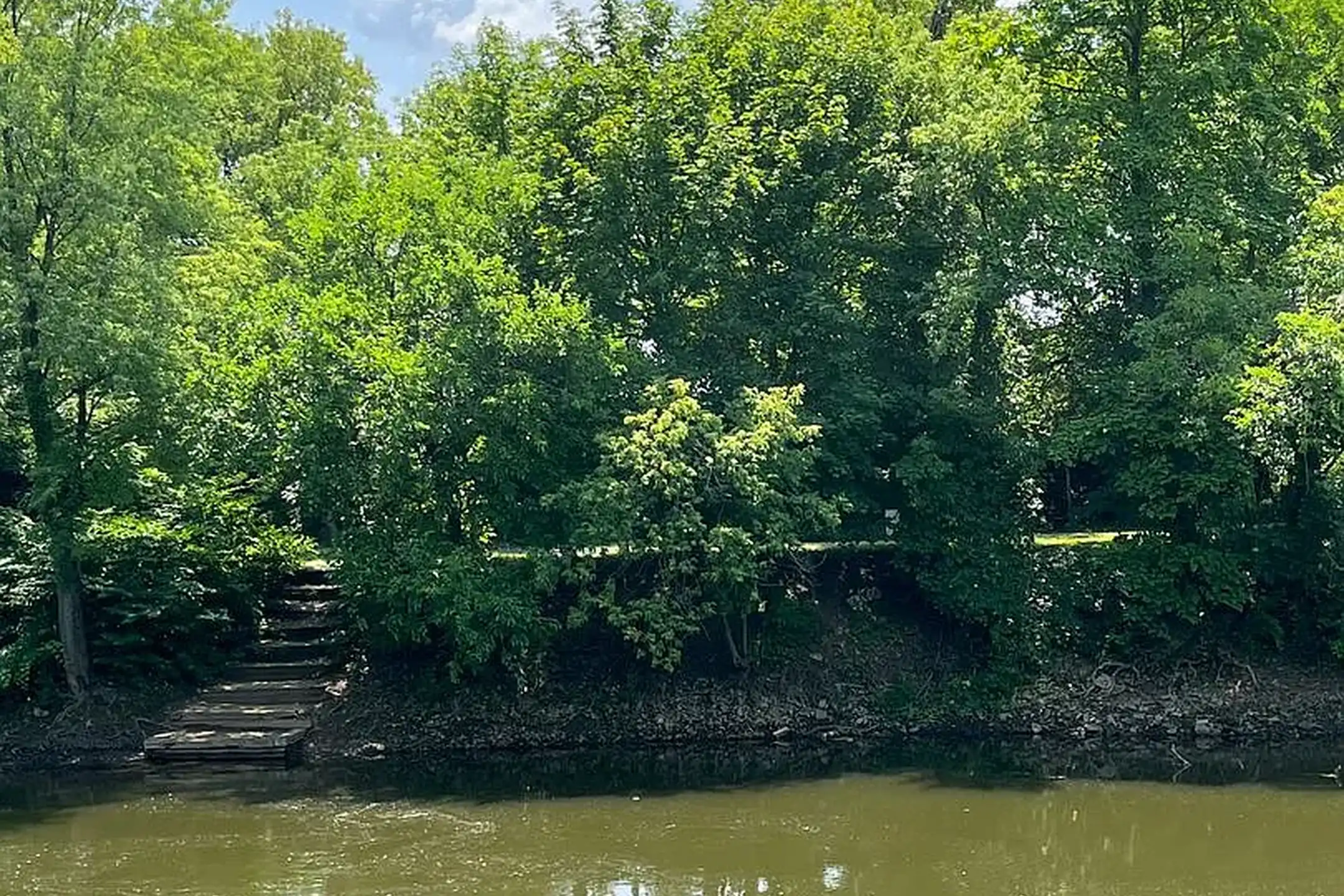 River-Sharon - Sharon, PA 16146 | ApartmentGuide.com
