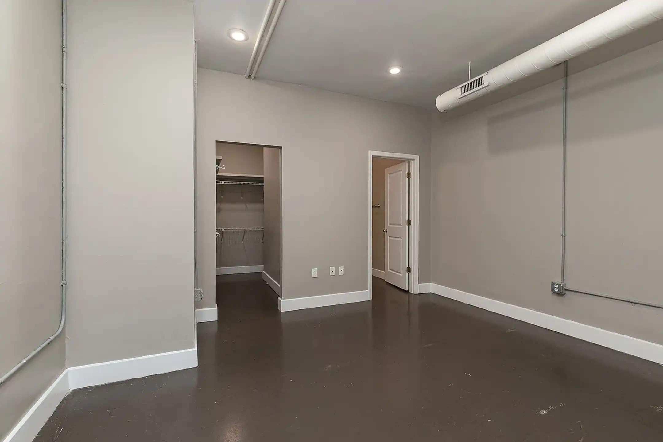 Wilhoit Plaza Lofts - Springfield, MO 65806 | ApartmentGuide.com