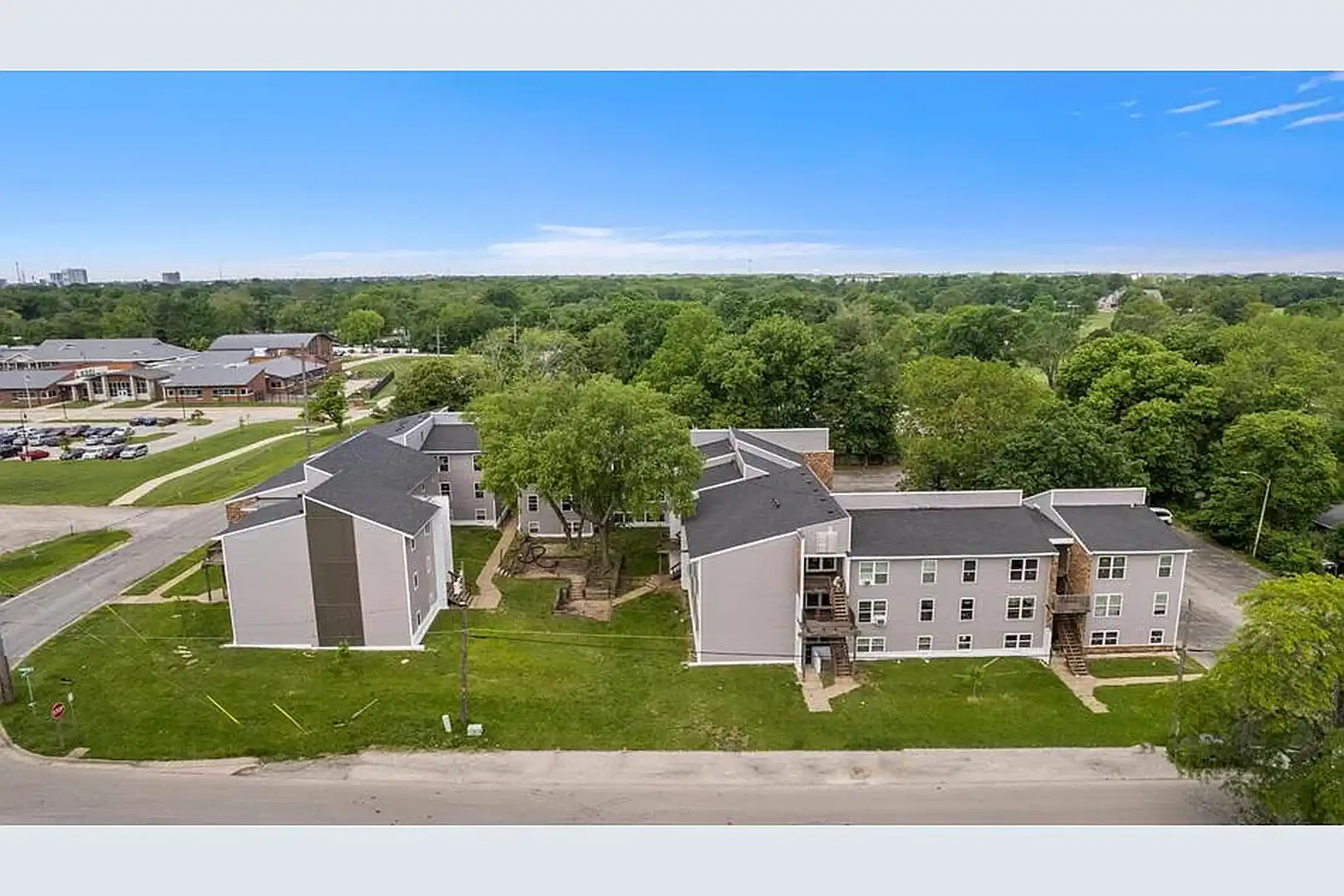 Willowbrook Apartments - Urbana, IL 61801 | ApartmentGuide.com