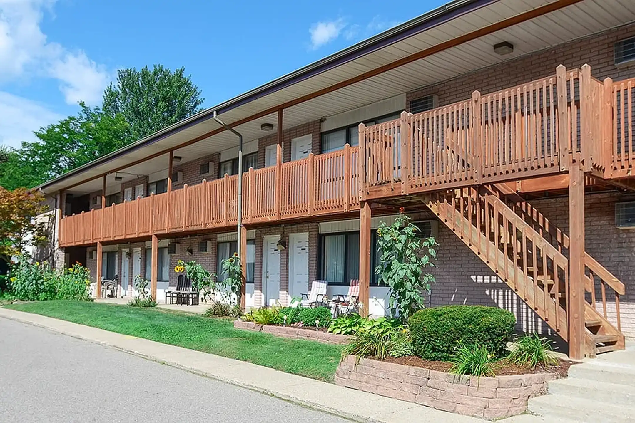 Bloomfield on the River - Pontiac, MI 48341 | ApartmentGuide.com