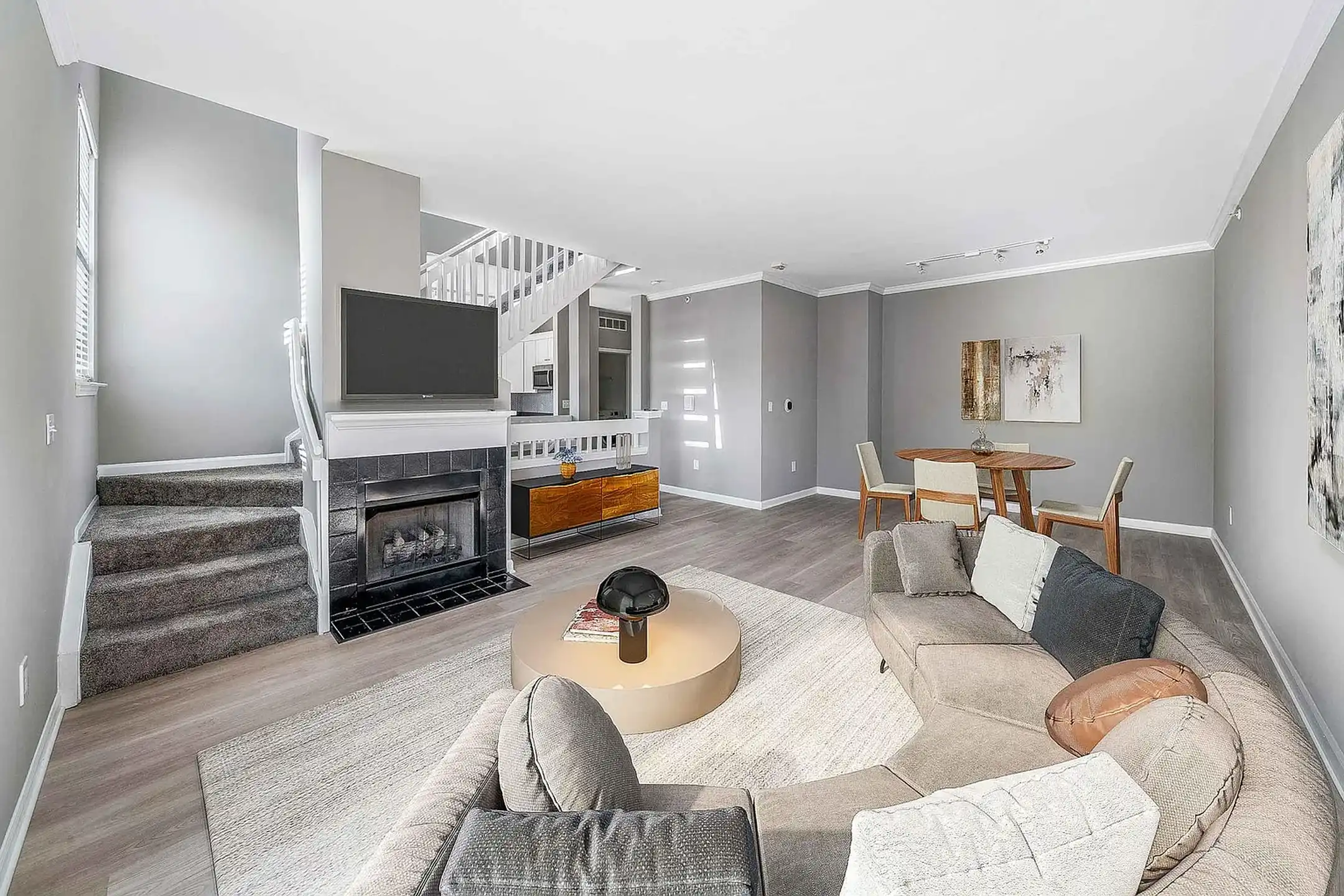 River Run at Naperville - Naperville, IL 60564 | ApartmentGuide.com