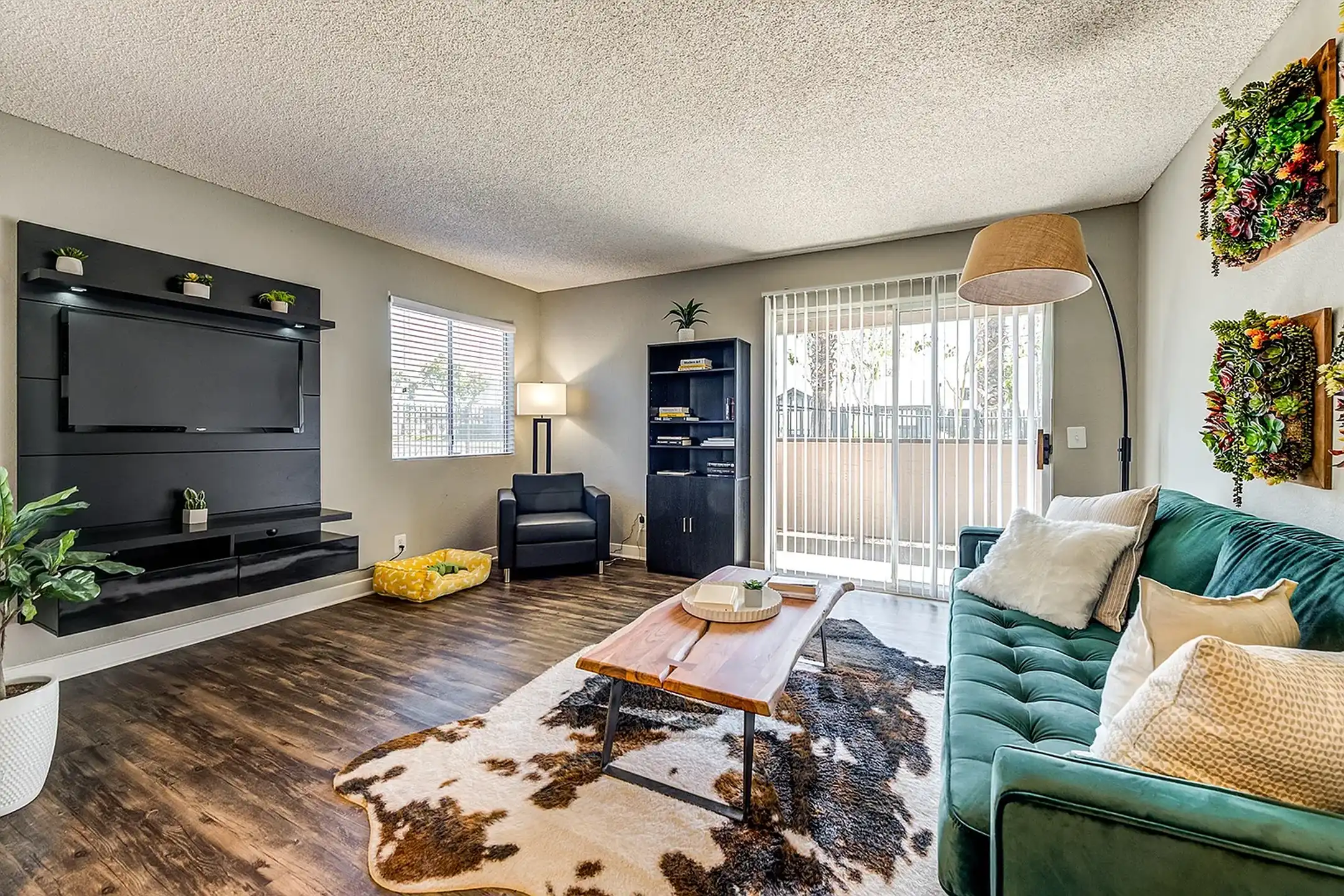 evRIA Diamond Valley - Hemet, CA 92543 | ApartmentGuide.com
