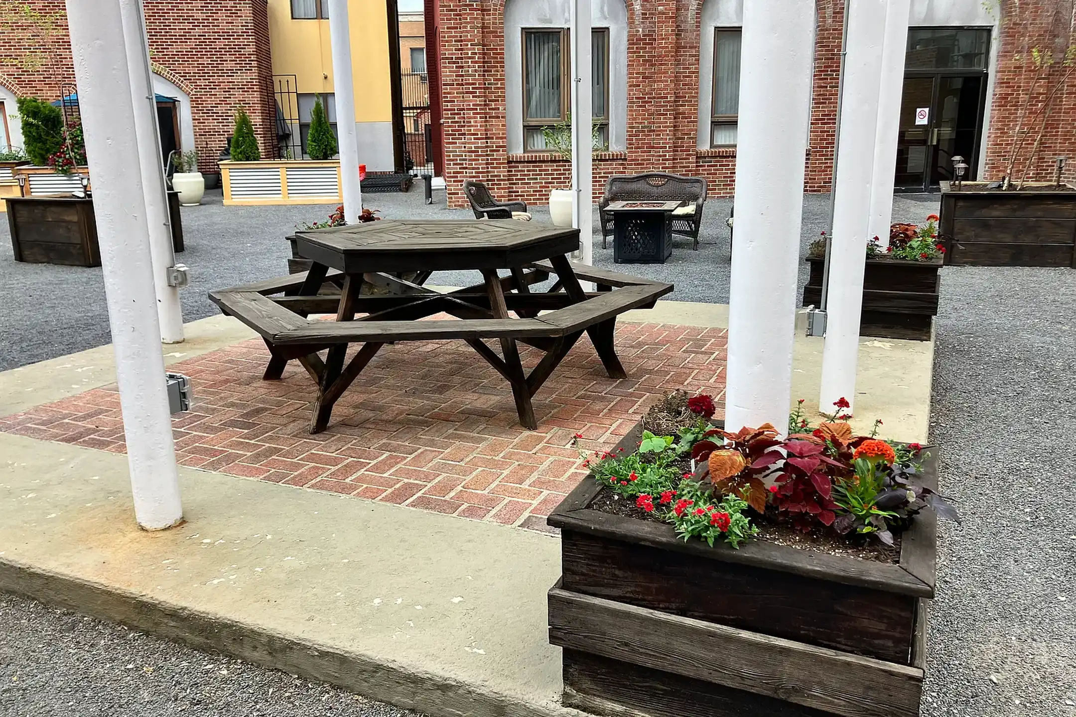 Barney Square Apartments - Schenectady, NY 12305 | ApartmentGuide.com