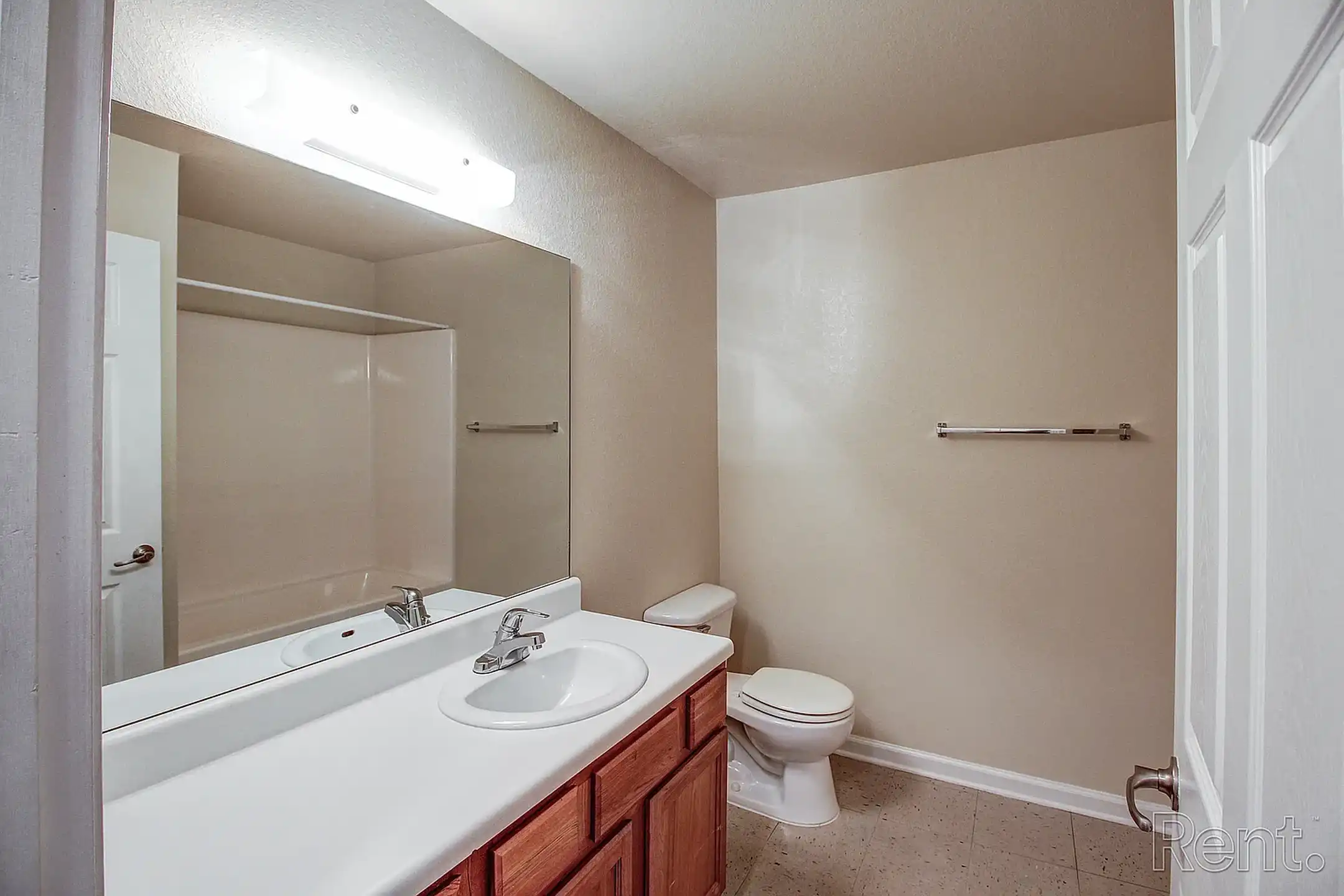 Hallmark at Oak Ridge Apartments - Oak Ridge, TN 37830 | ApartmentGuide.com