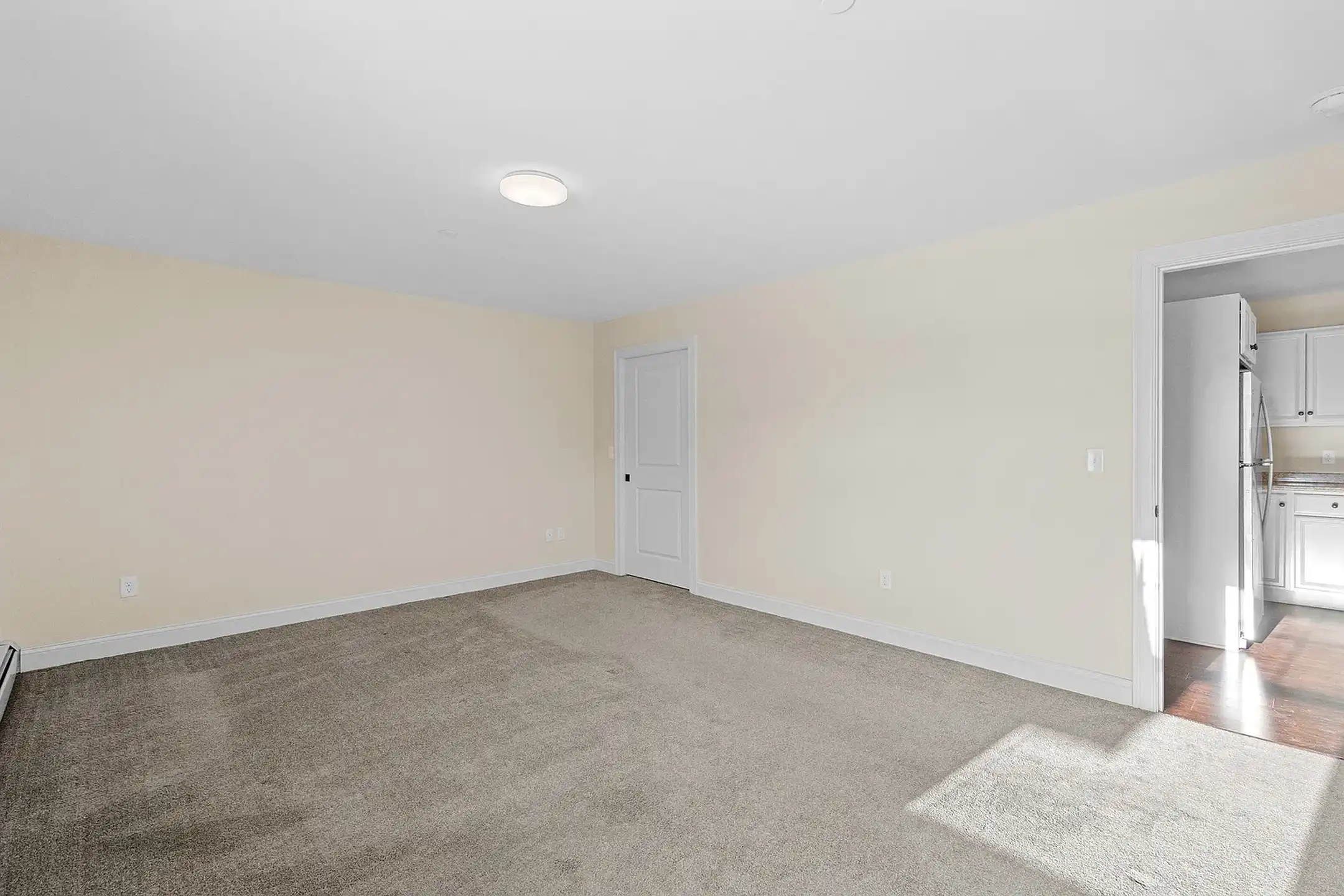 Cumberland Foreside Village Apartments - Cumberland Foreside, ME 04110 ...