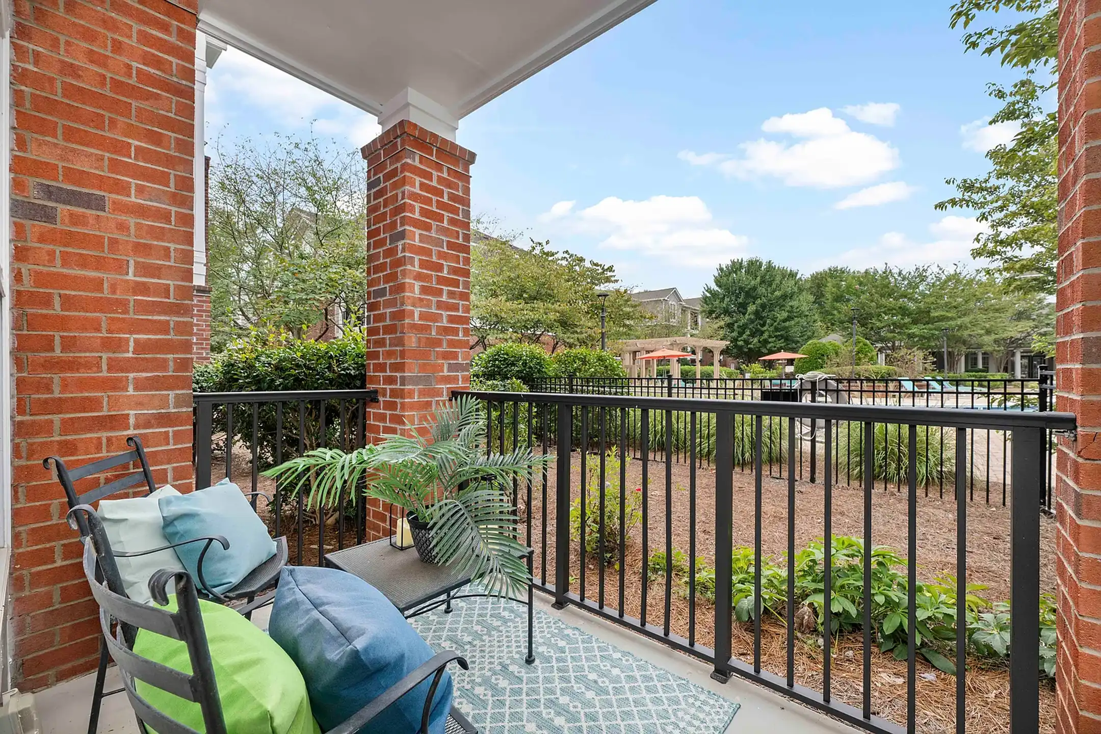 MAA Matthews Commons - Matthews, NC 28105 | ApartmentGuide.com