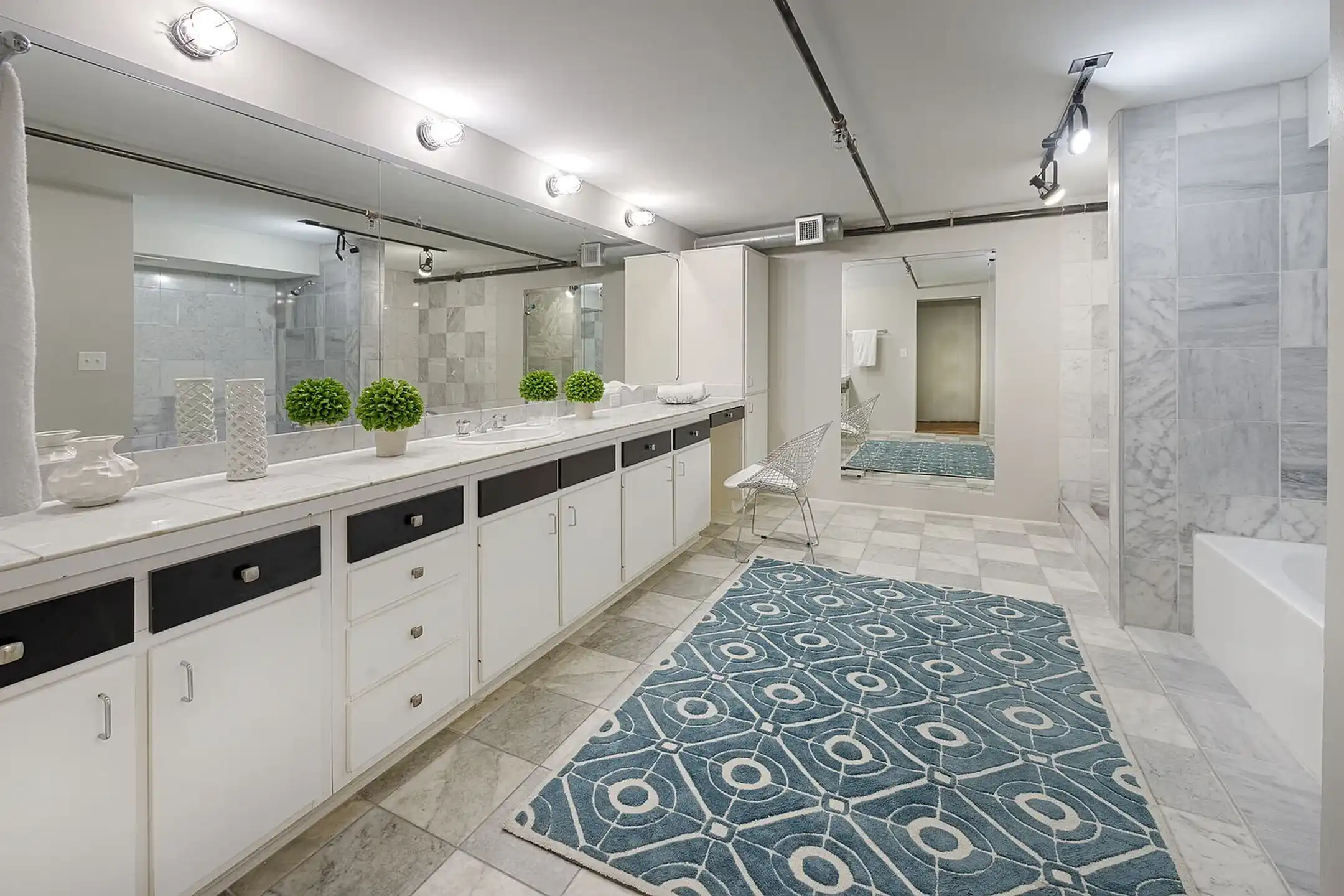 The Rice - Houston, TX 77002 | ApartmentGuide.com