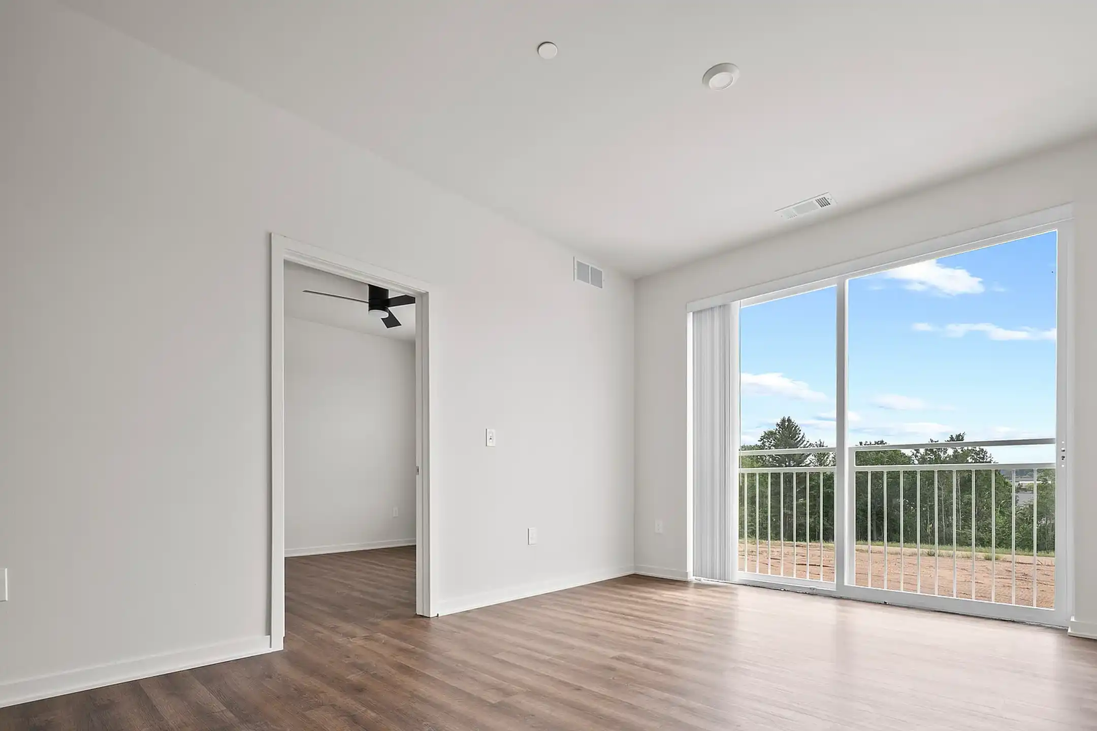 Flats at Carriage Commons - Traverse City, MI 49686 | ApartmentGuide.com