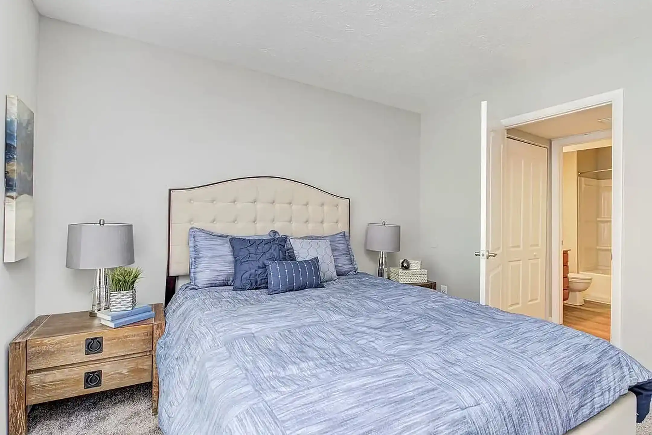 Waterside at Castleton - Indianapolis, IN 46256 | ApartmentGuide.com