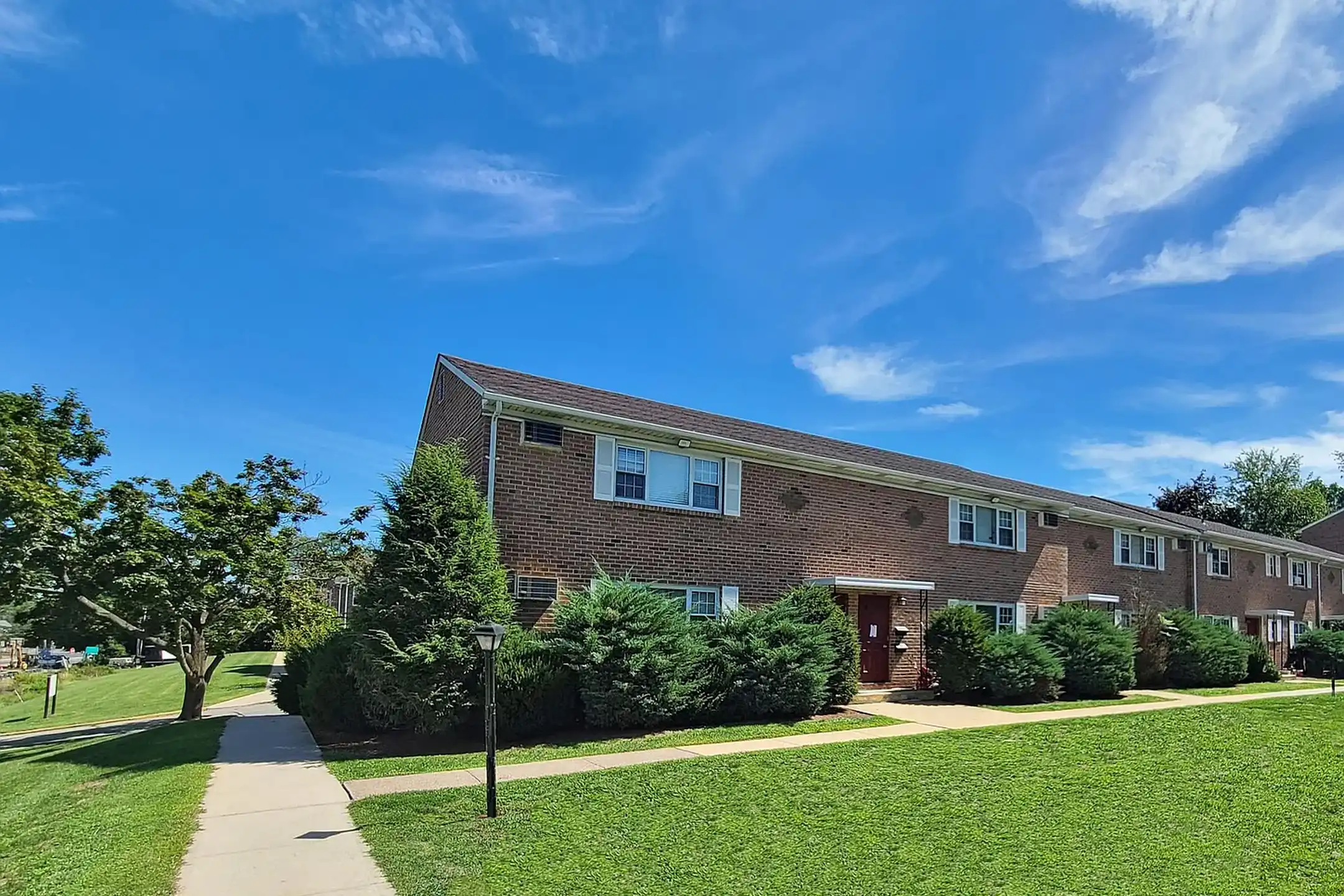 Clinton Village - Clinton, NJ 08809 | ApartmentGuide.com