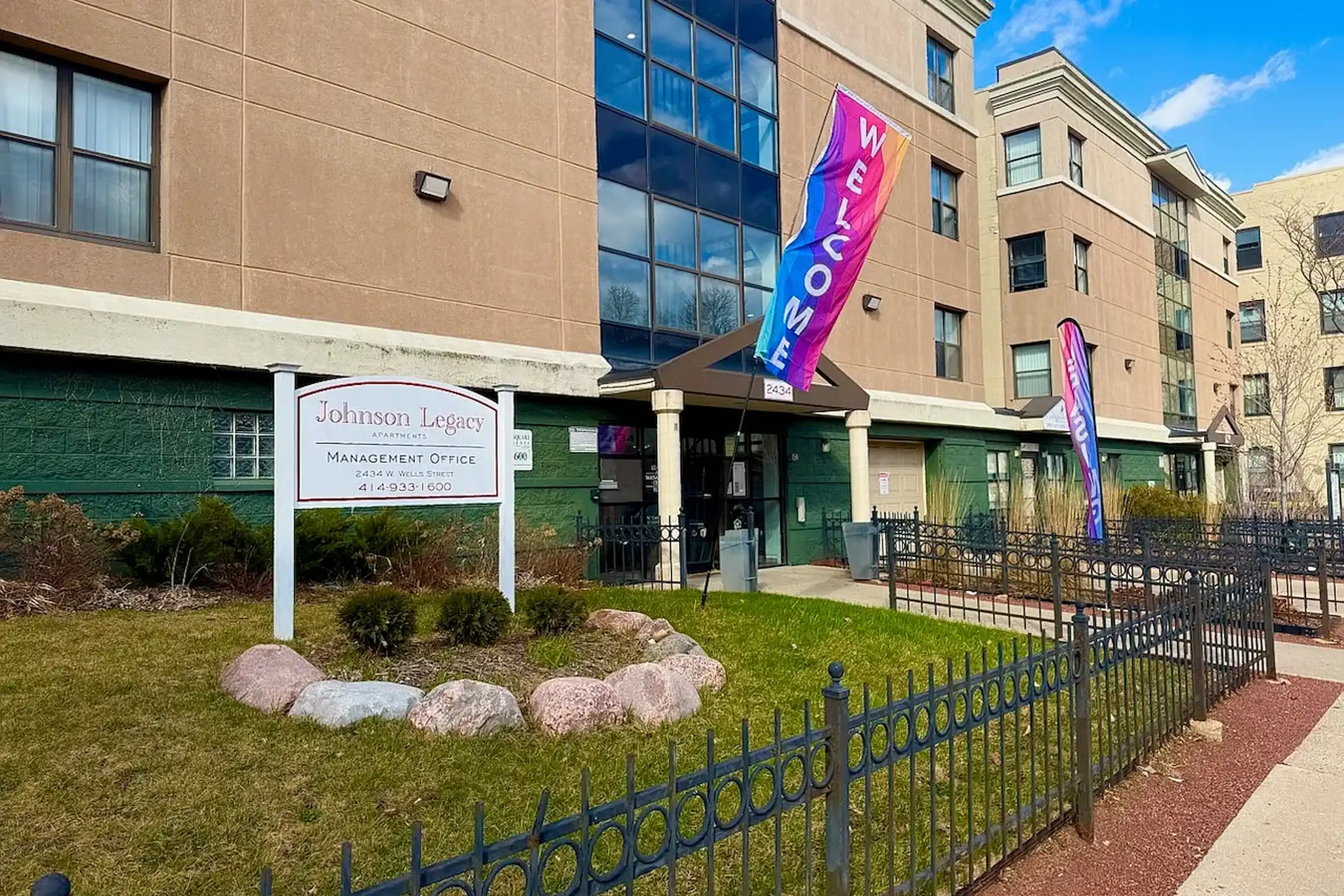Johnson Legacy East - Milwaukee, WI 53233 | ApartmentGuide.com