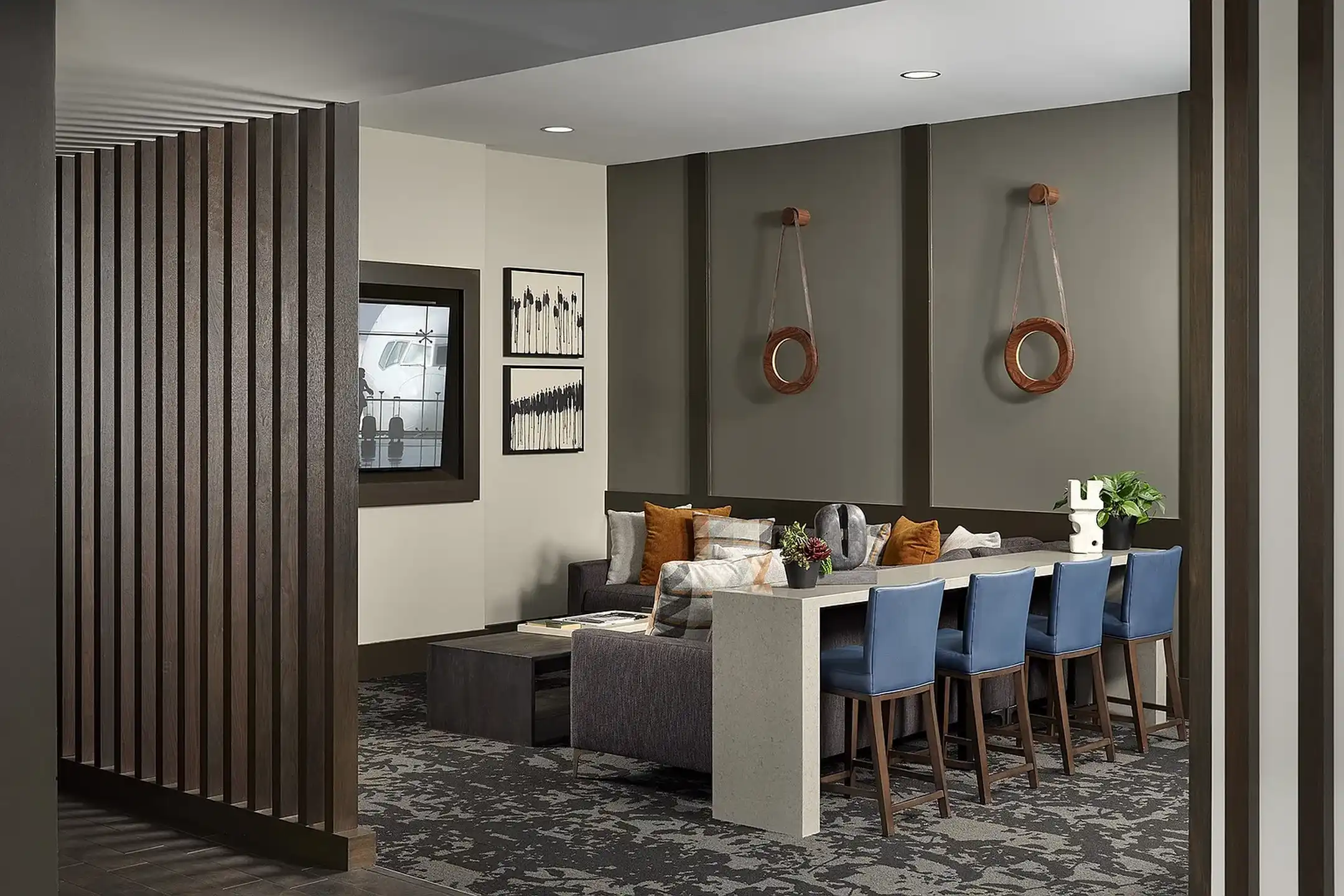 Zenith Meridian - Englewood, CO 80112 | ApartmentGuide.com