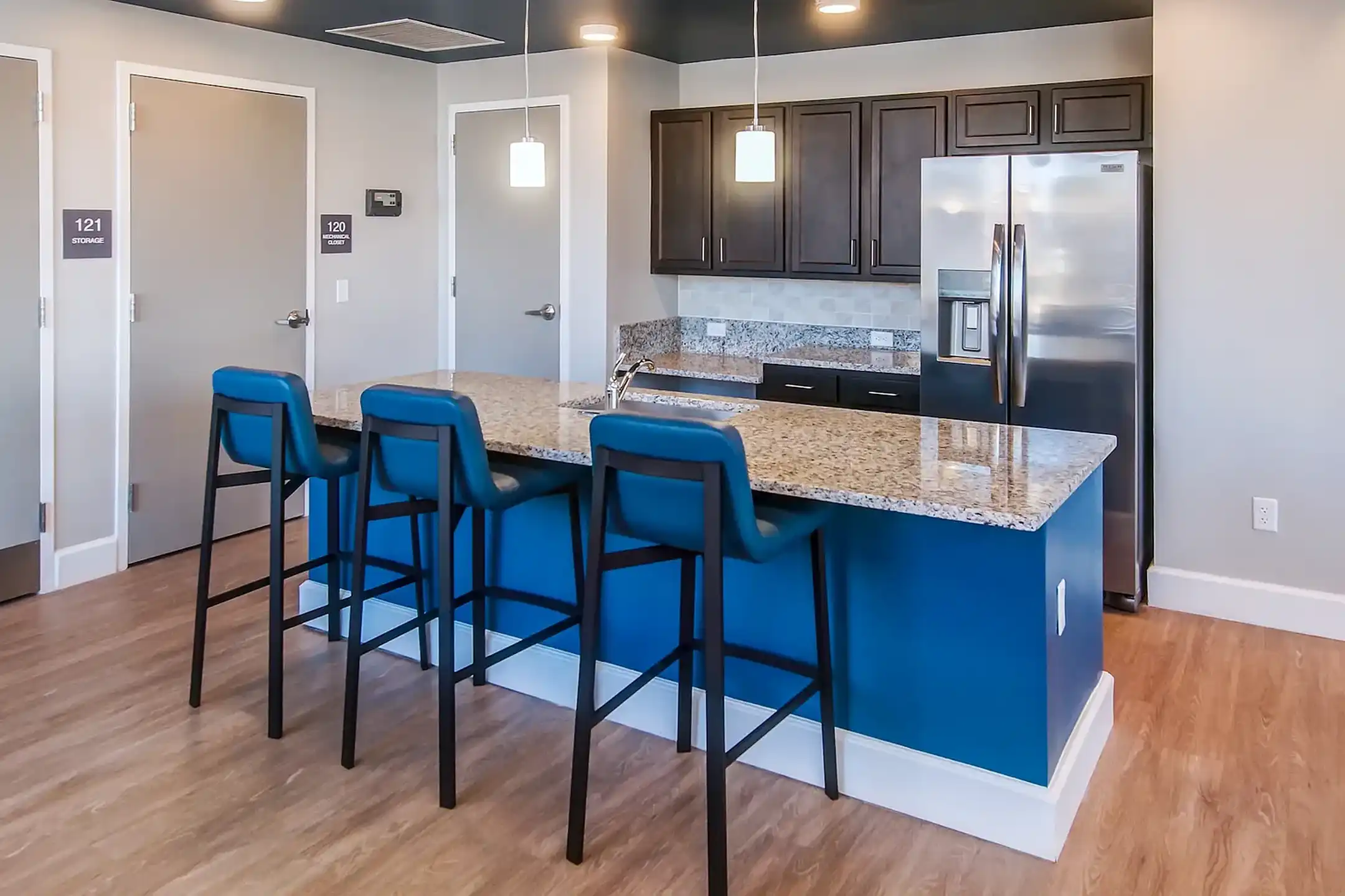 Legacy Landing - Newport News, VA 23607 | ApartmentGuide.com