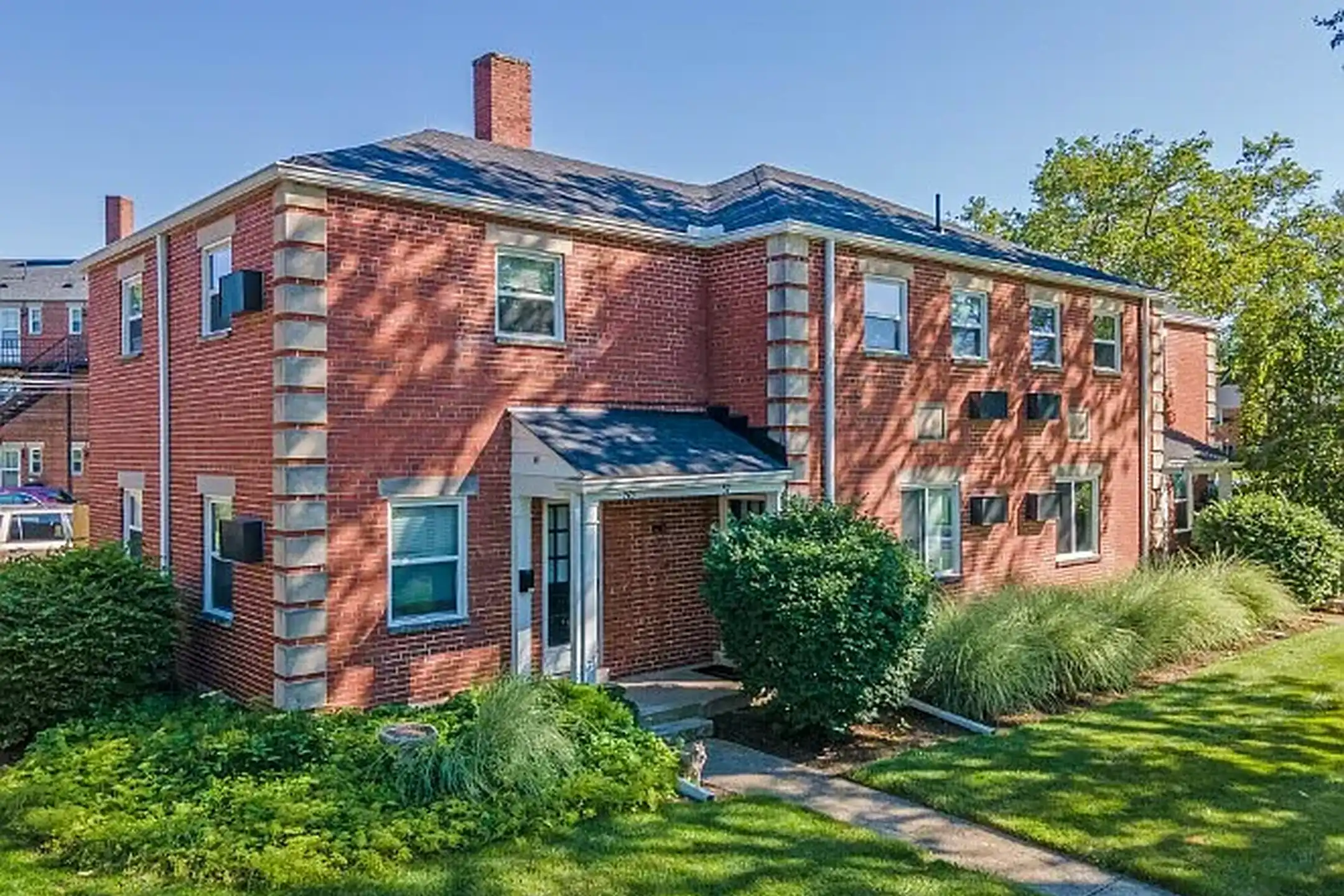 Sycamore Square Apartments - Dayton, OH 45419 | ApartmentGuide.com