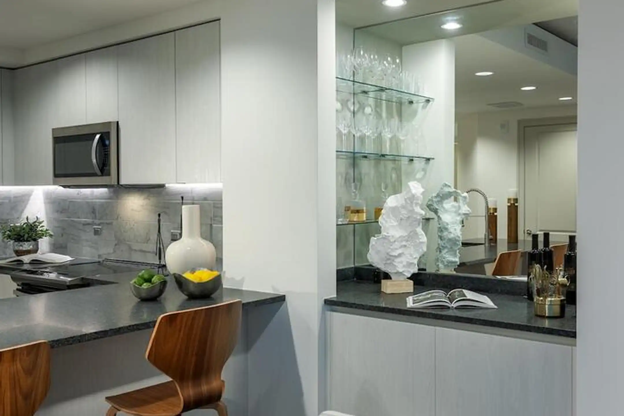 1770 S Post Oak Ln unit b11 - Houston, TX 77056 | ApartmentGuide.com