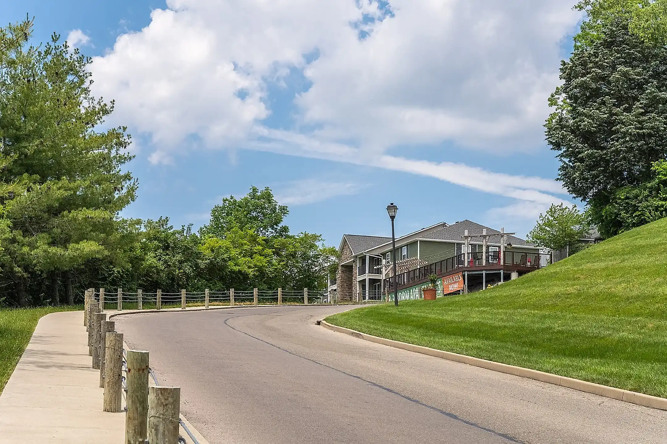 Hilltop Apartments - Cincinnati, OH 45213 | ApartmentGuide.com