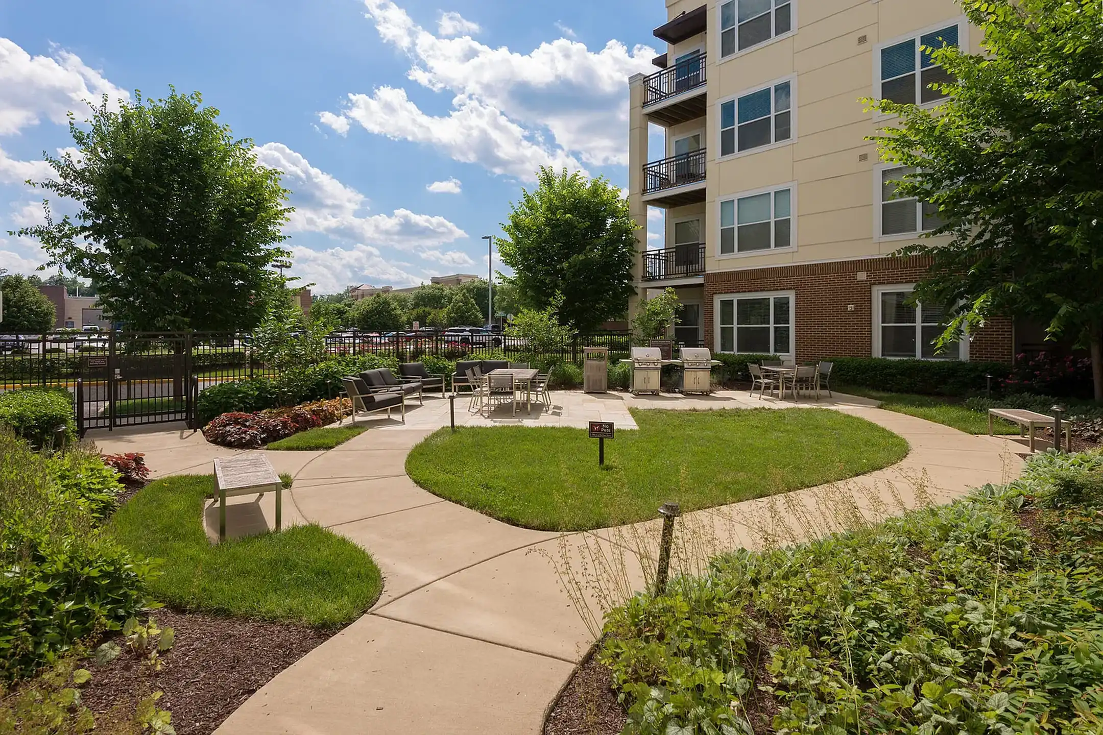 The Victor Stonebridge - Woodbridge, VA 22191 | ApartmentGuide.com