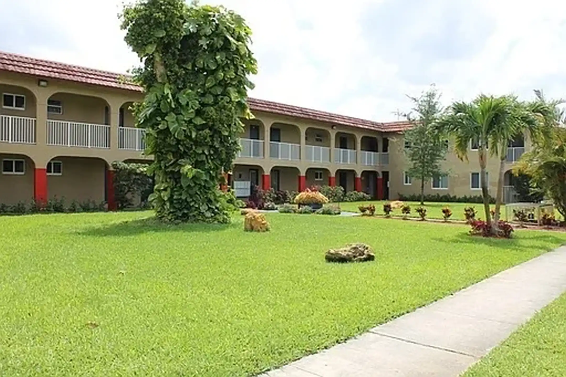5960 - 5980 Northwest 16th Place - Sunrise, FL 33313 | ApartmentGuide.com