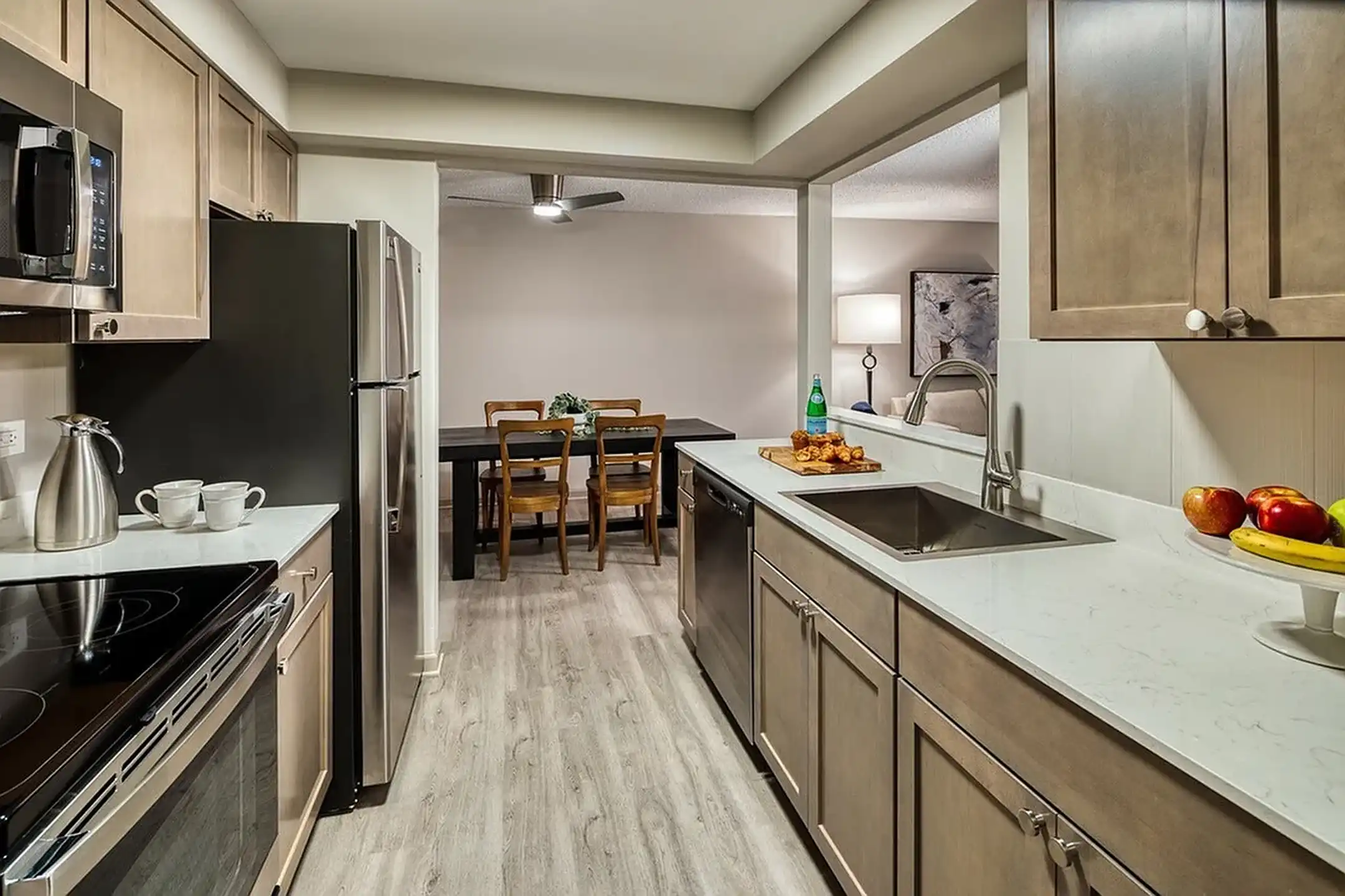 Views of Naperville - Naperville, IL 60563 | ApartmentGuide.com