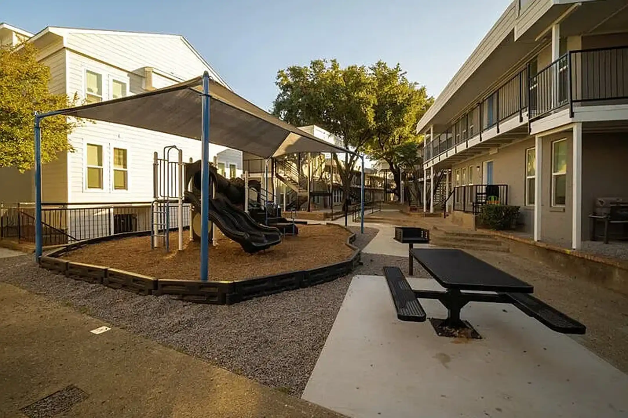 Paddock on Park Row - Arlington, TX 76010 | ApartmentGuide.com