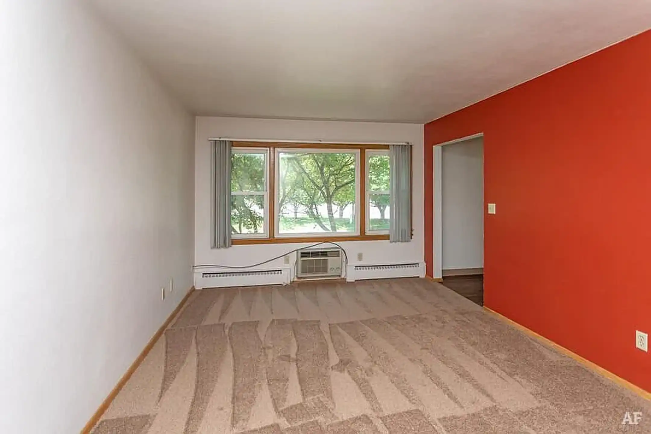 Cedarview Commons - Saint Paul, MN 55109 | ApartmentGuide.com