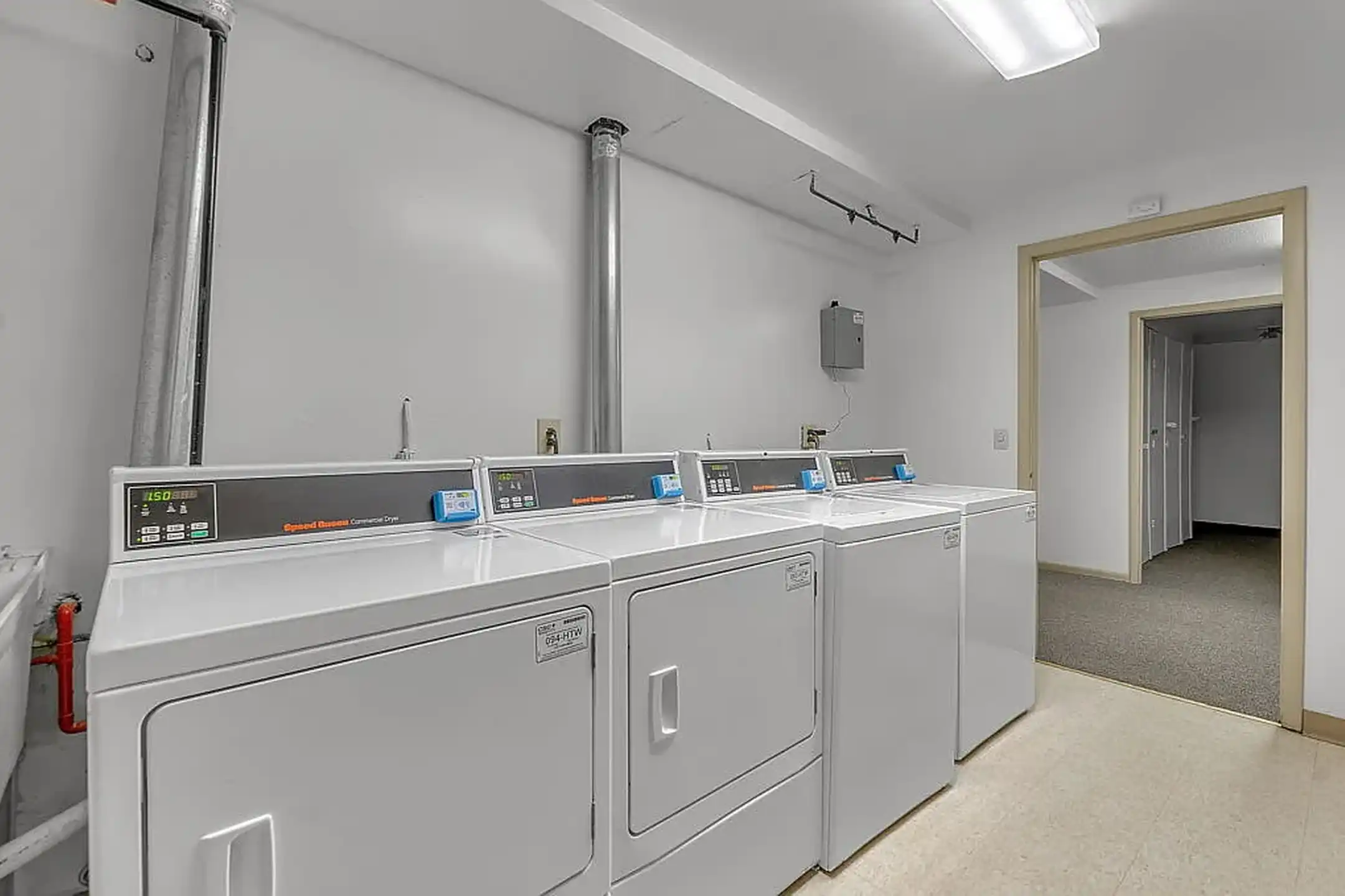 Edgebrook Estates - Cheektowaga, NY 14227 | ApartmentGuide.com