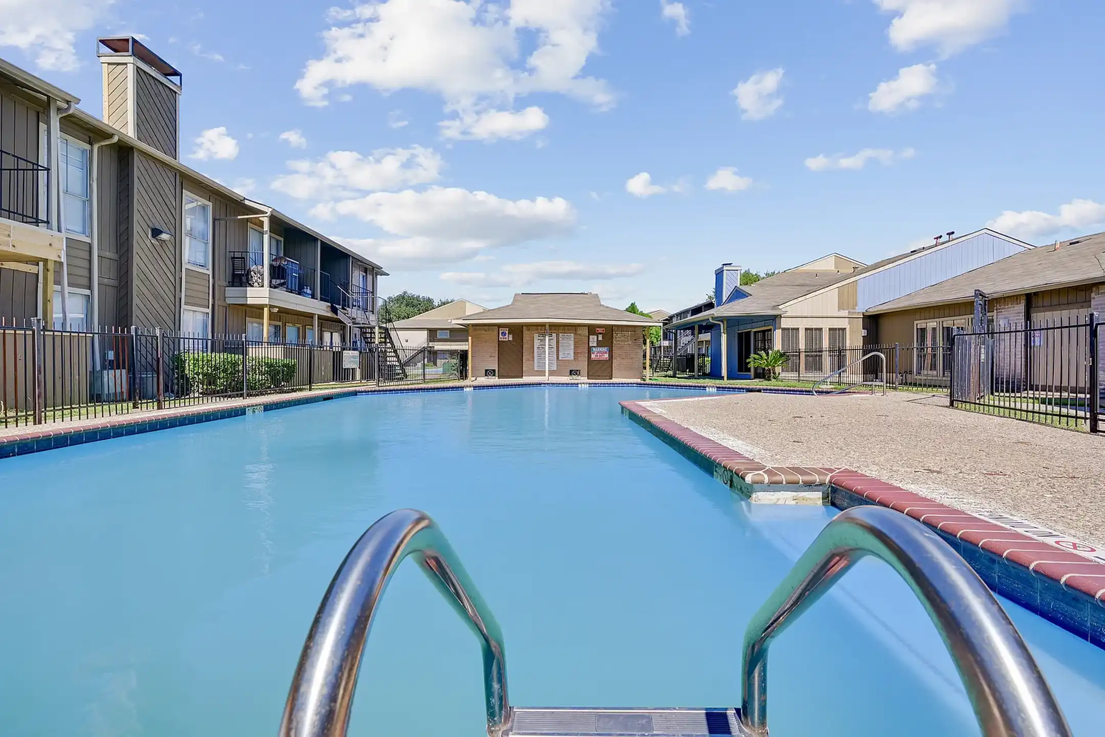 Timber Ridge - Houston, TX 77013 | ApartmentGuide.com