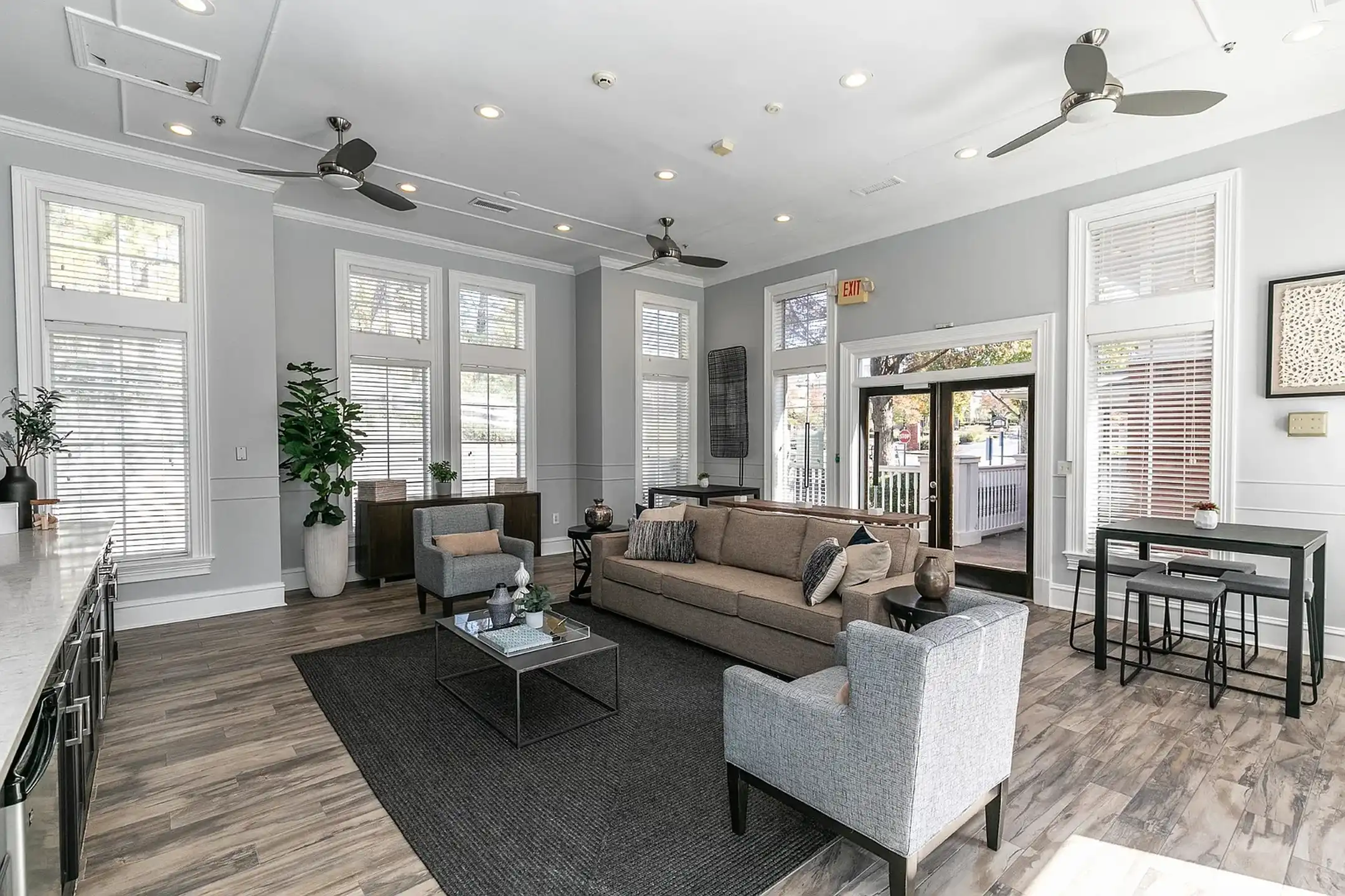 Roswell Village - Roswell, GA 30075 | ApartmentGuide.com