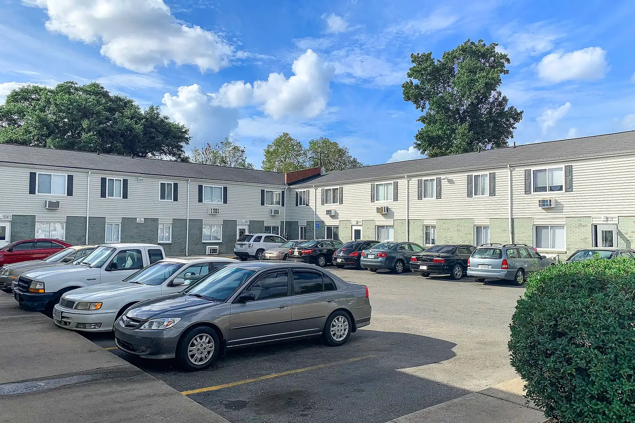 Harbor Square Apartments - Portsmouth, VA 23704 | ApartmentGuide.com